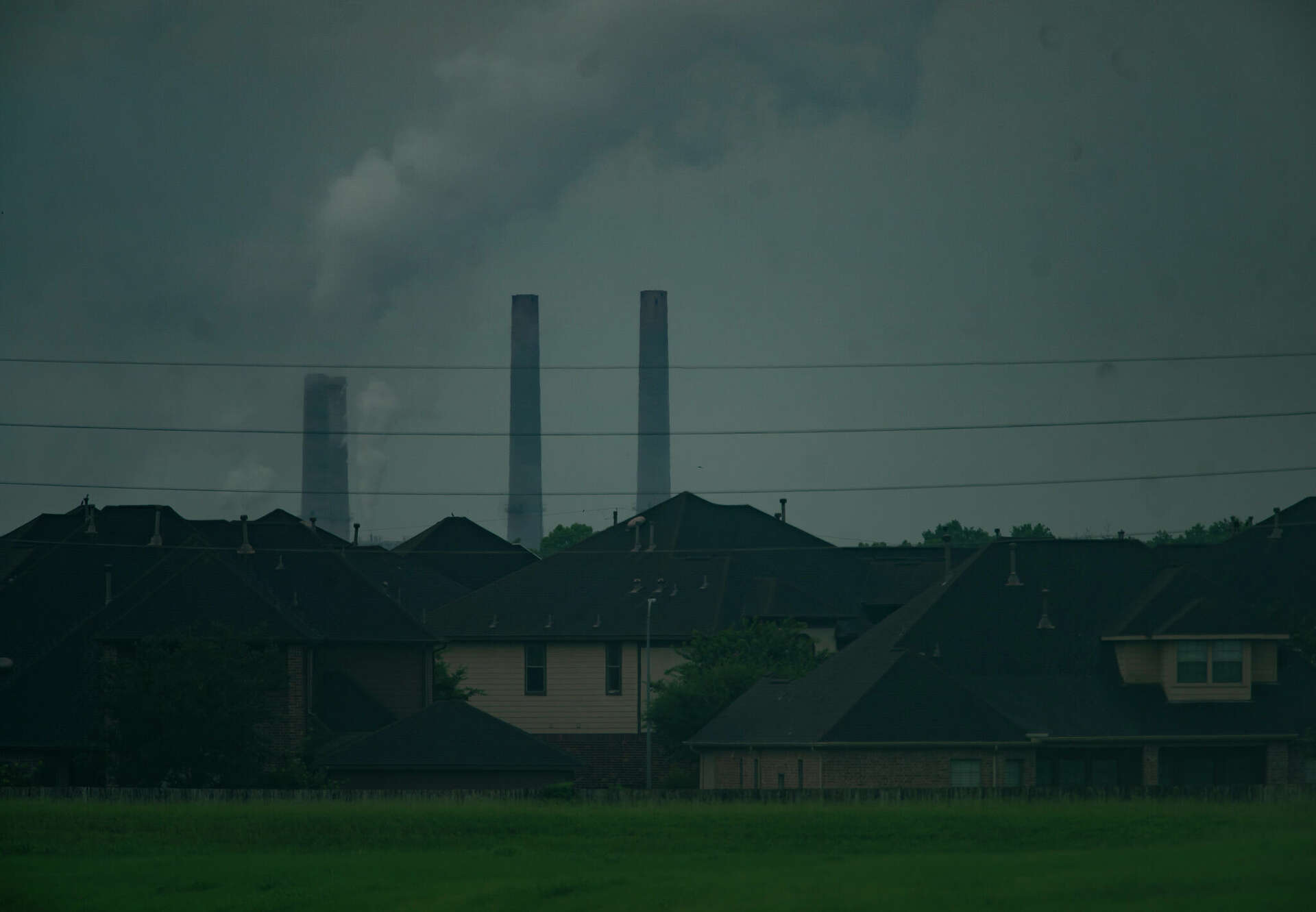 Houston suburb fights to close Texas' largest coal plant