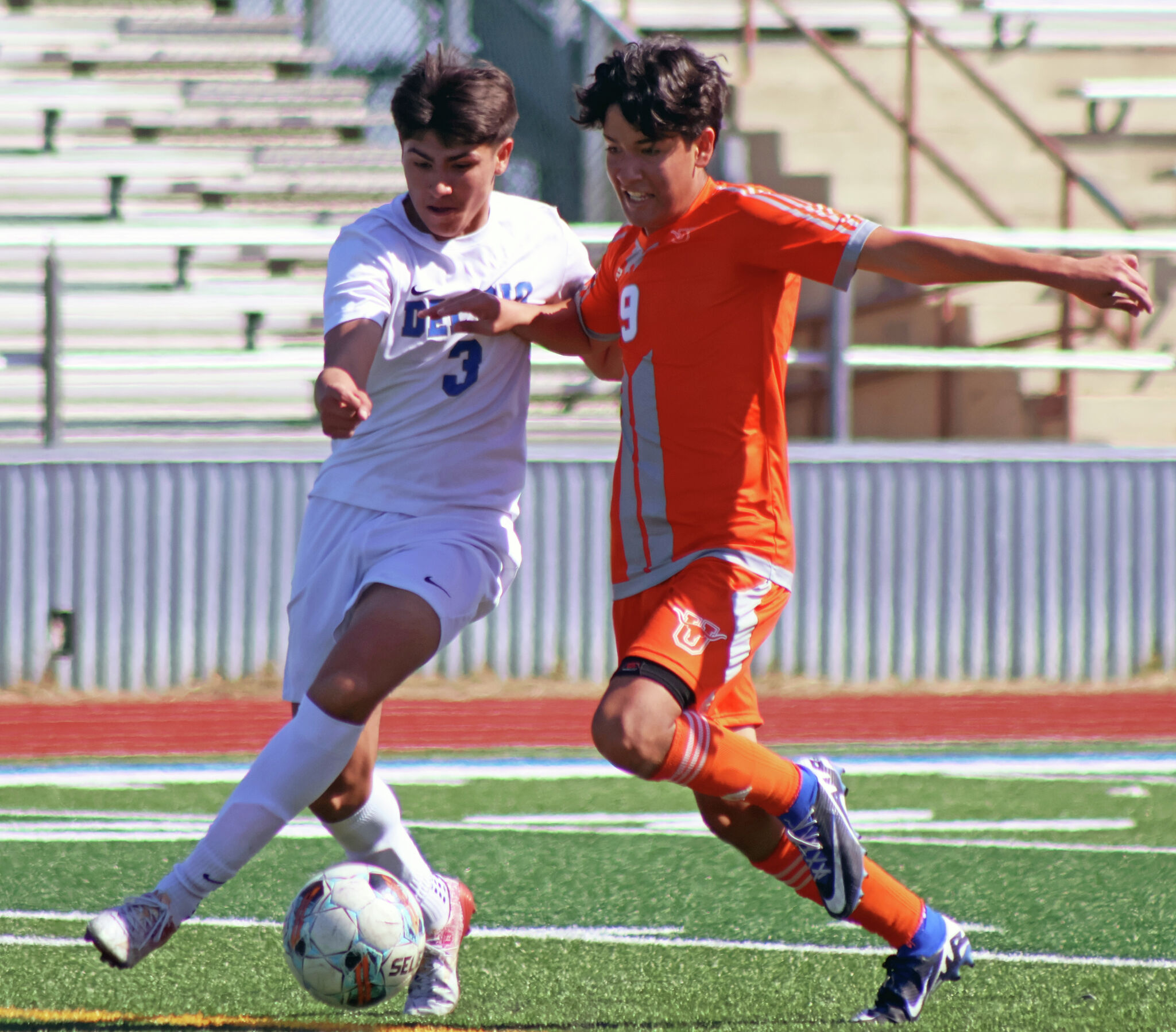 Laredo Alexander, United clinch playoff spot; Nixon leads district
