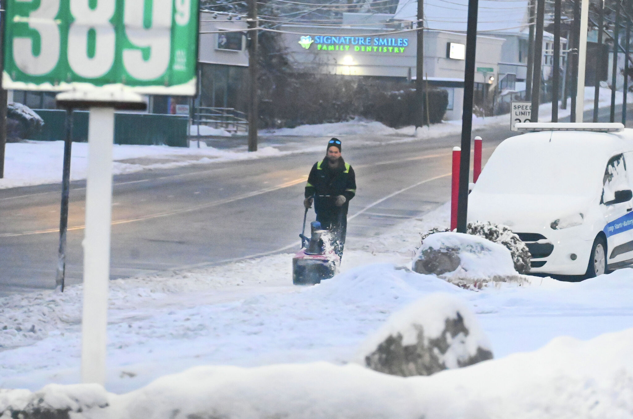 CT cities and towns issue parking bans ahead of weekend's snowstorm