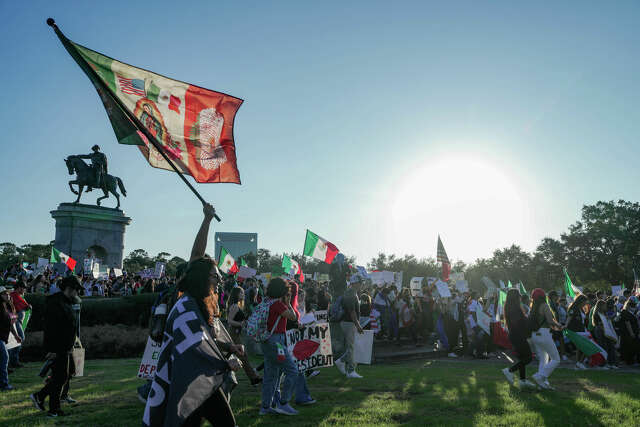 In Trump's America, waving Mexican flags is a balm to this immigrant