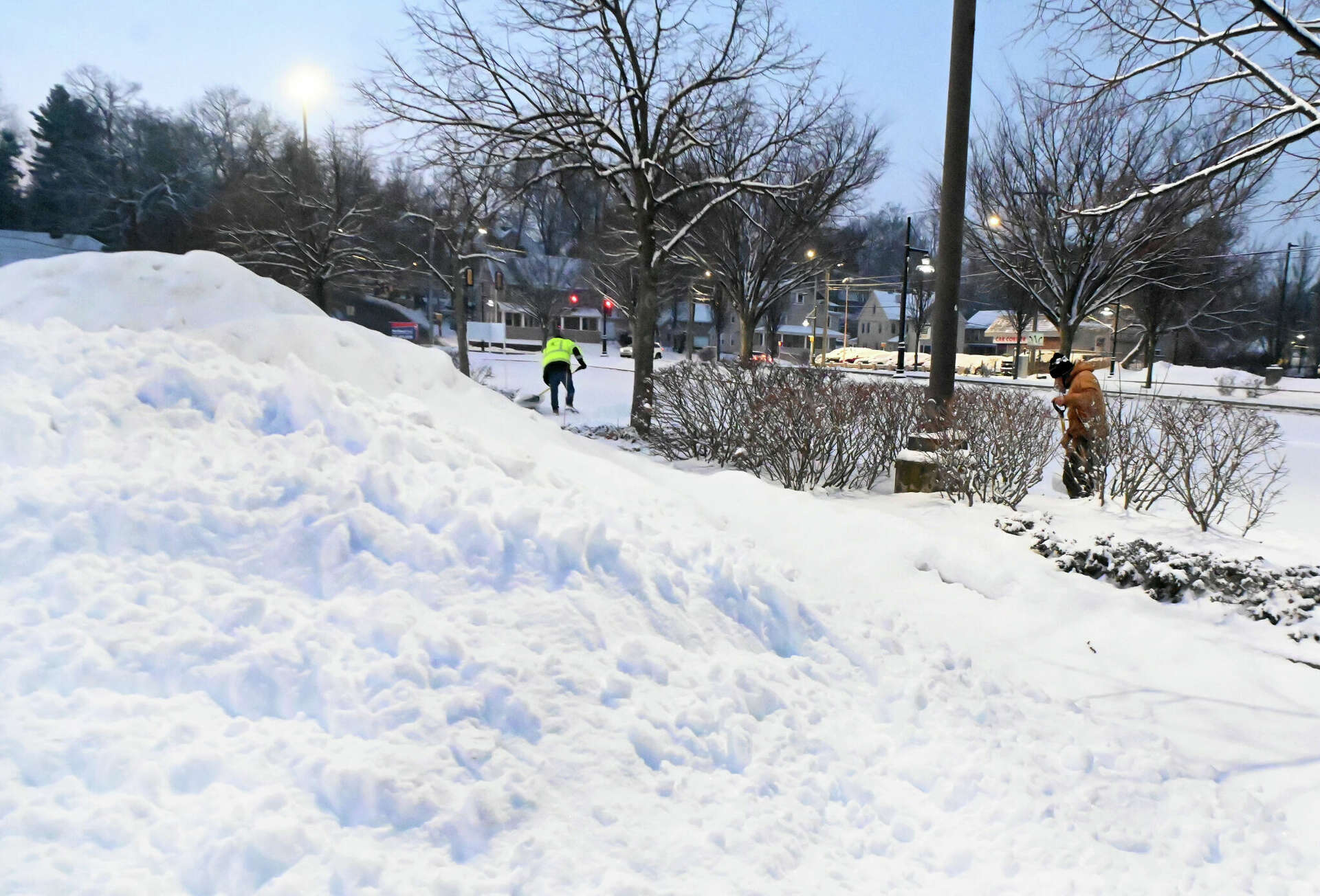 Snowstorm causes Connecticut school delays for Monday