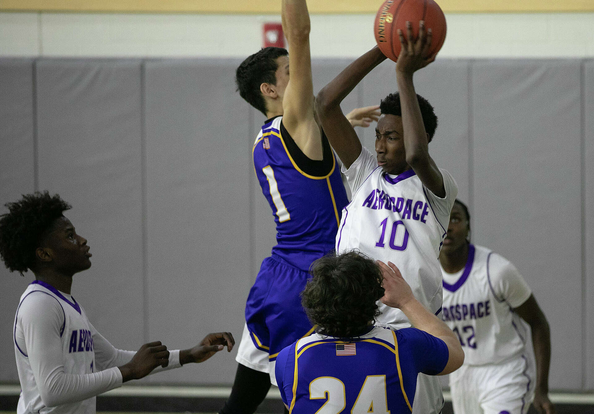 Aerospace one of three unbeaten CIAC boys basketball teams standing