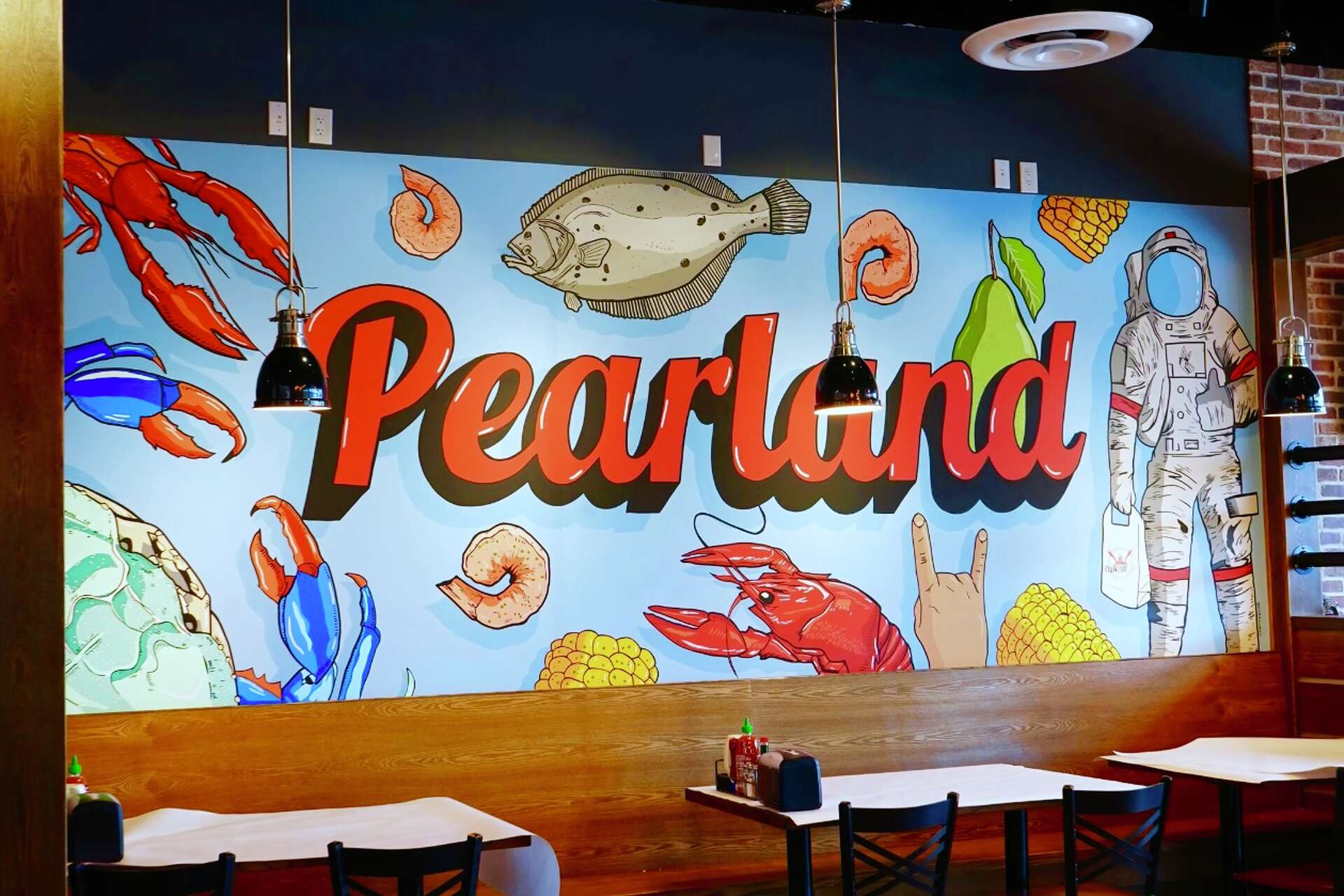 Popular Houston crawfish chain opens new location in Pearland