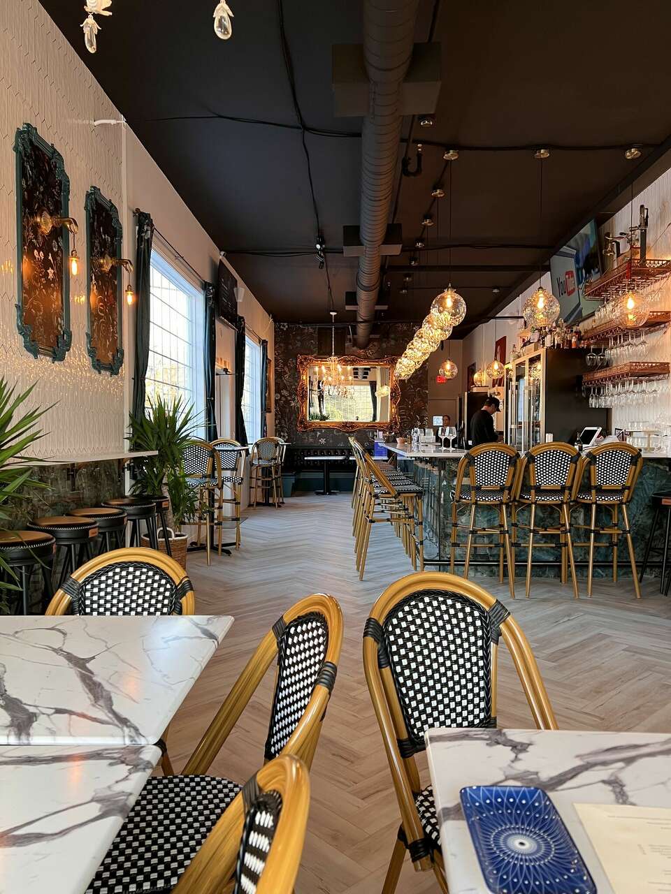 Ofgang: Twelve Grapes is an elite wine bar in a surprising CT town