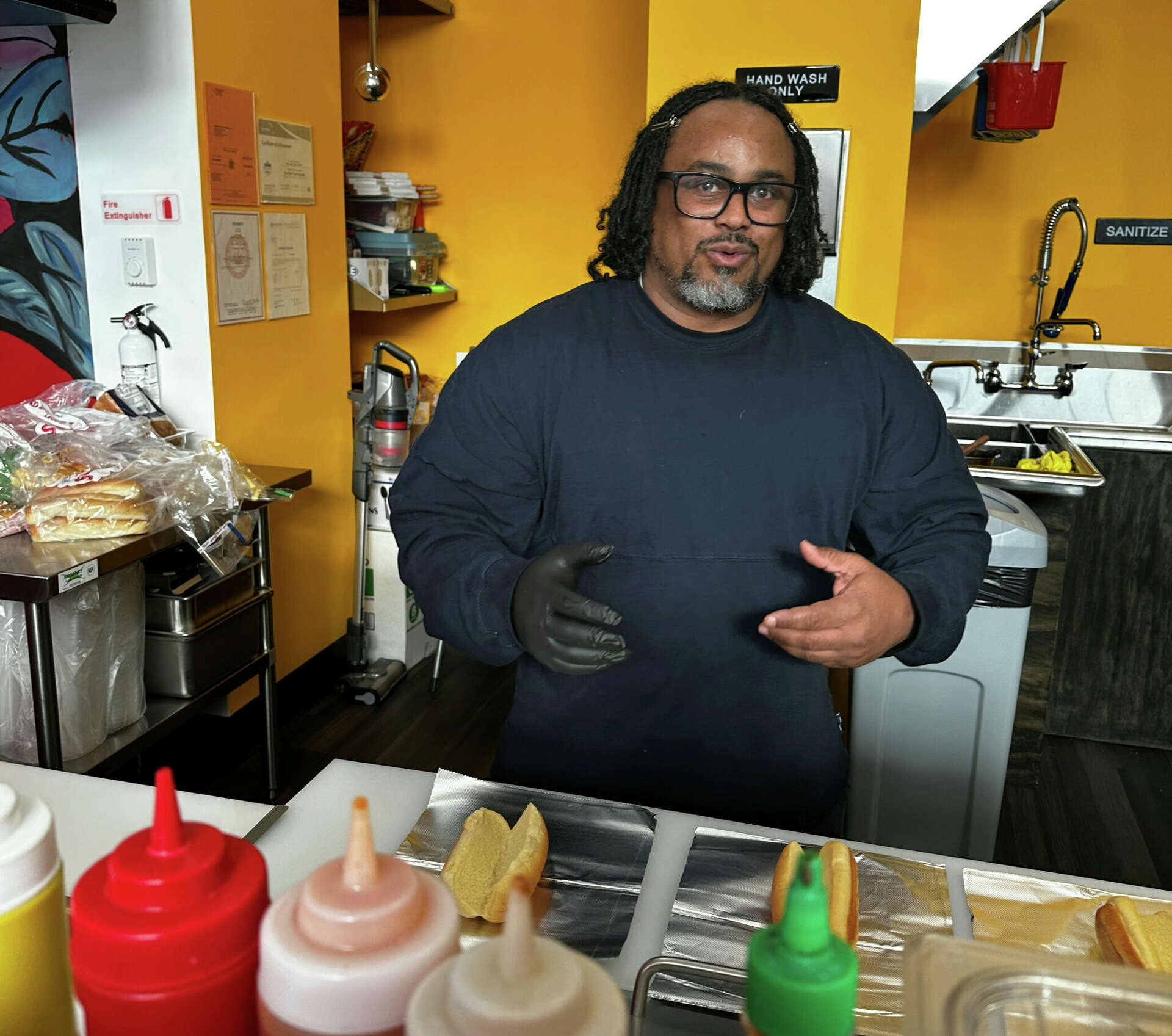 McCants Hot-Dog Hut opens on lower Central Avenue in Albany