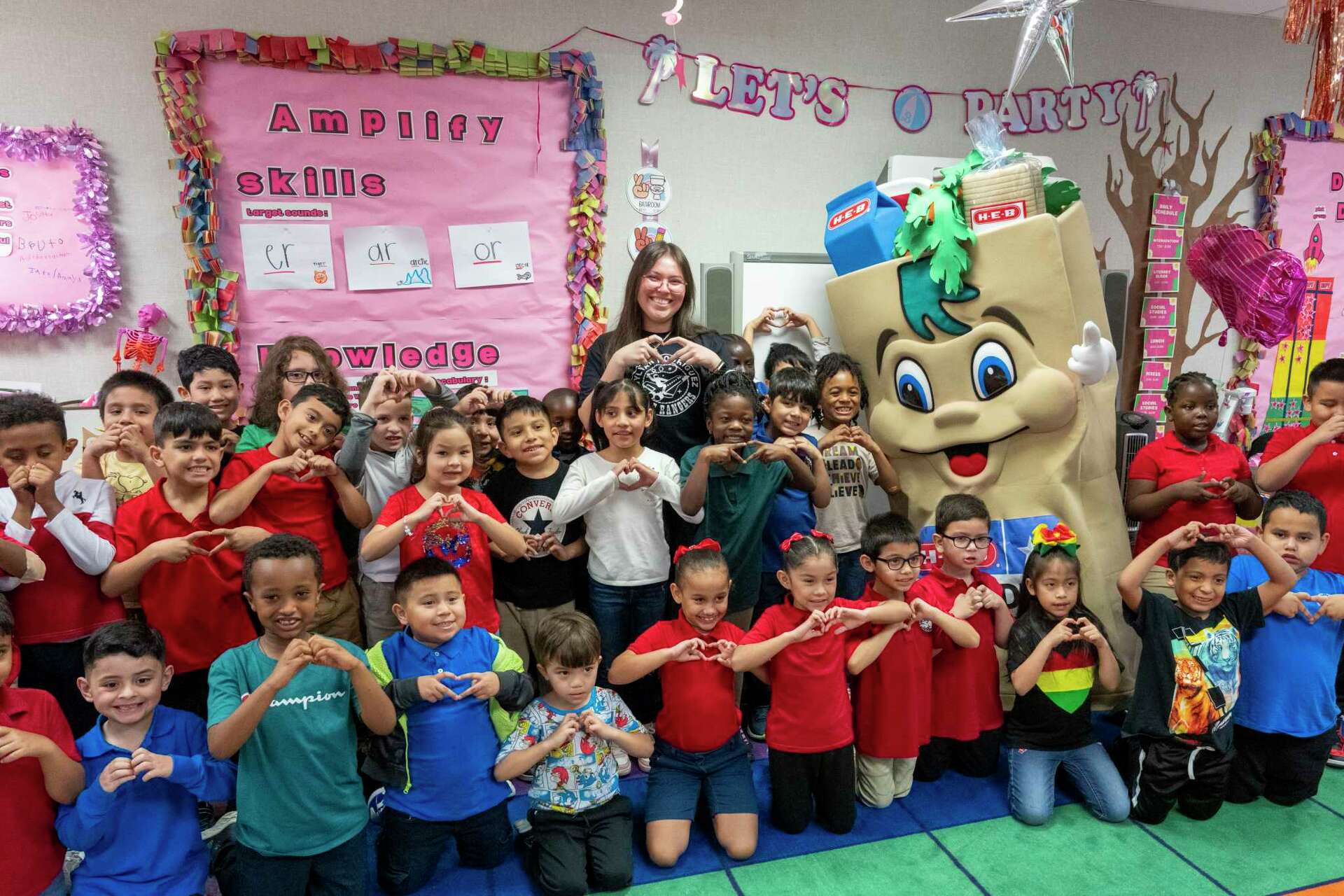 HISD teacher surprised with H-E-B's Excellence in Education award