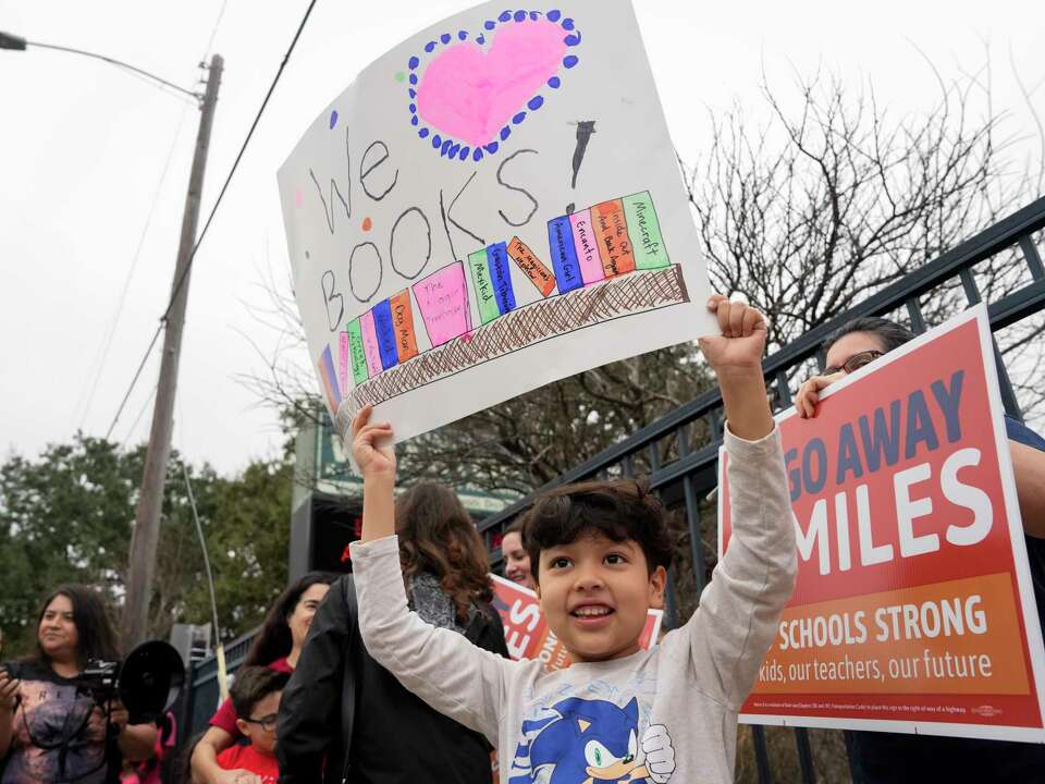 'Waves in the community': Many HISD schools have new leaders this year