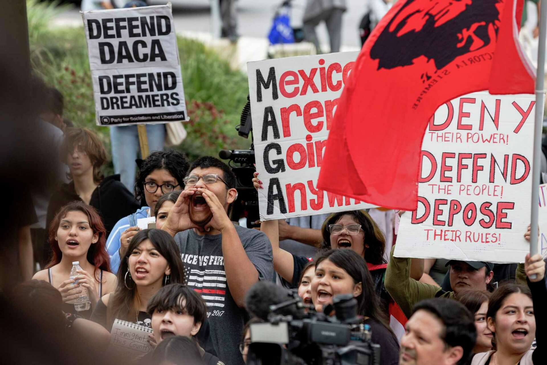San Antonio ISD students organize walkout to protest mass deportations