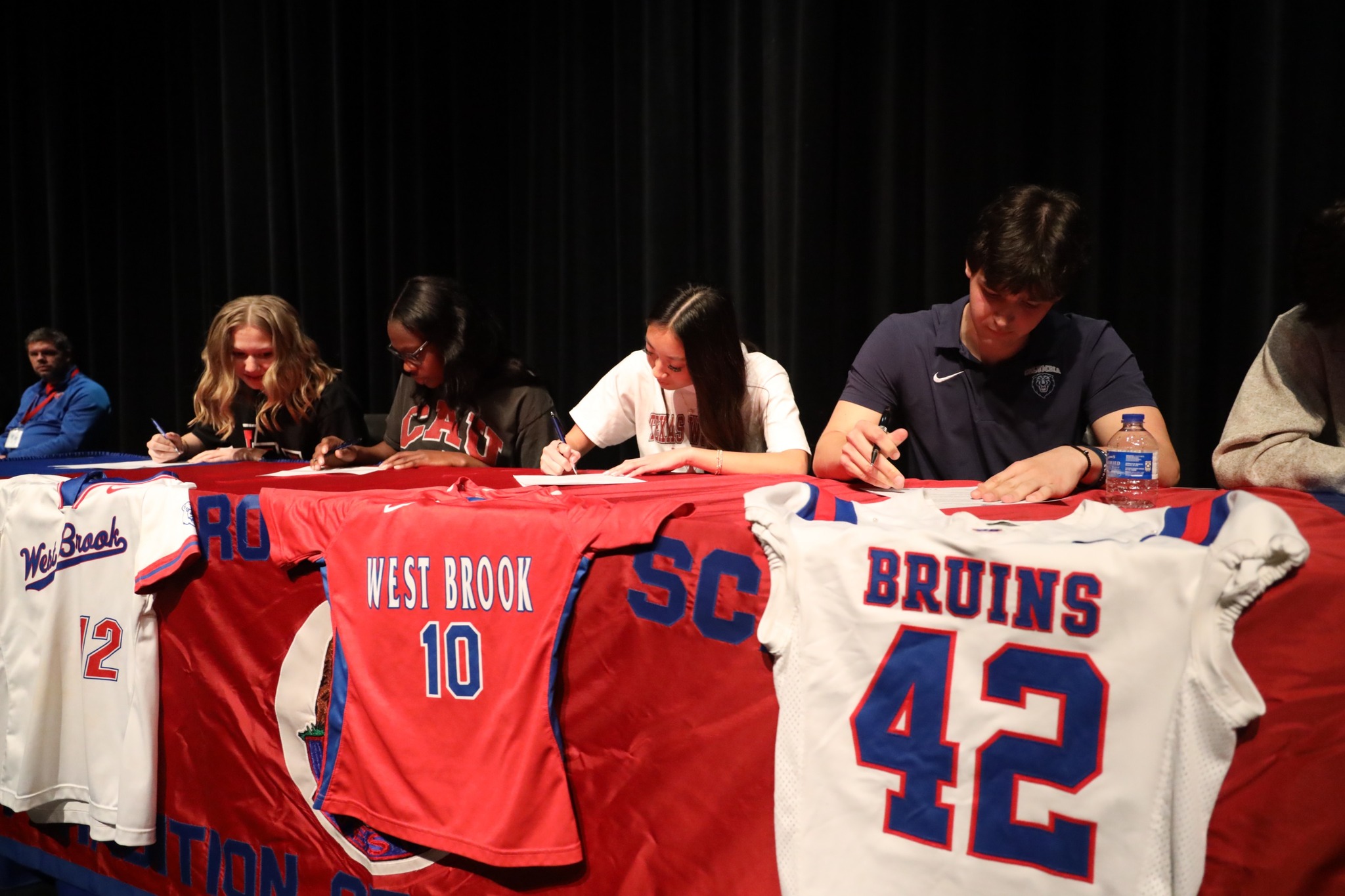Southeast Texas athletes join college teams on national signing day