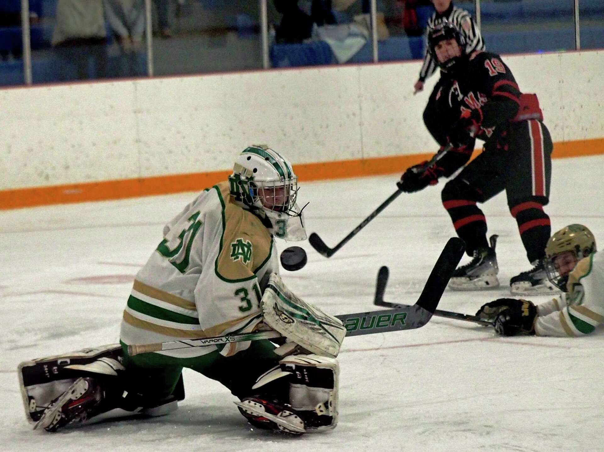 No. 1 New Canaan rallies past No. 3 Notre Dame-West Haven boys hockey