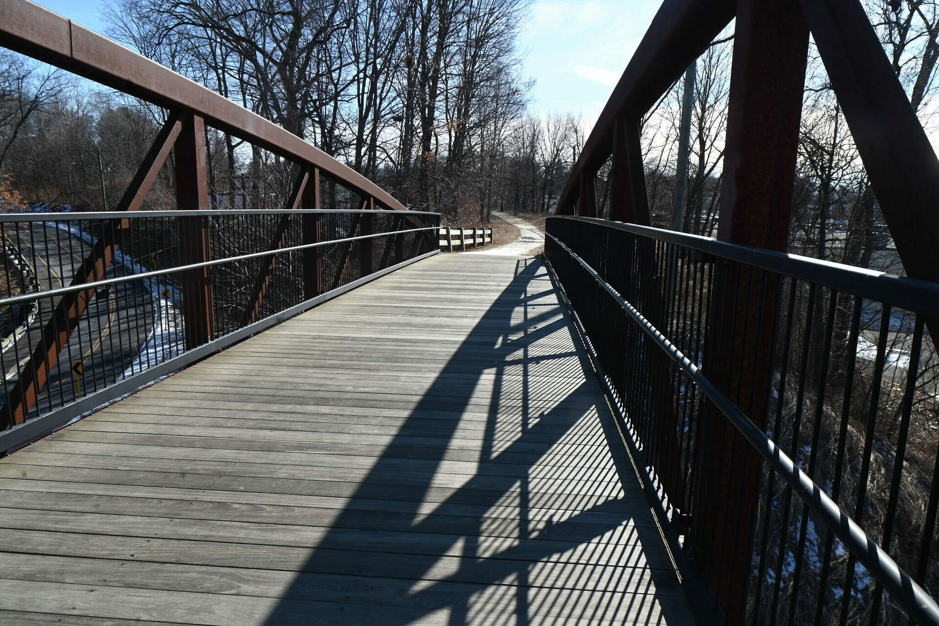 A CT walk trail follows a defunct rail line not even locals know about