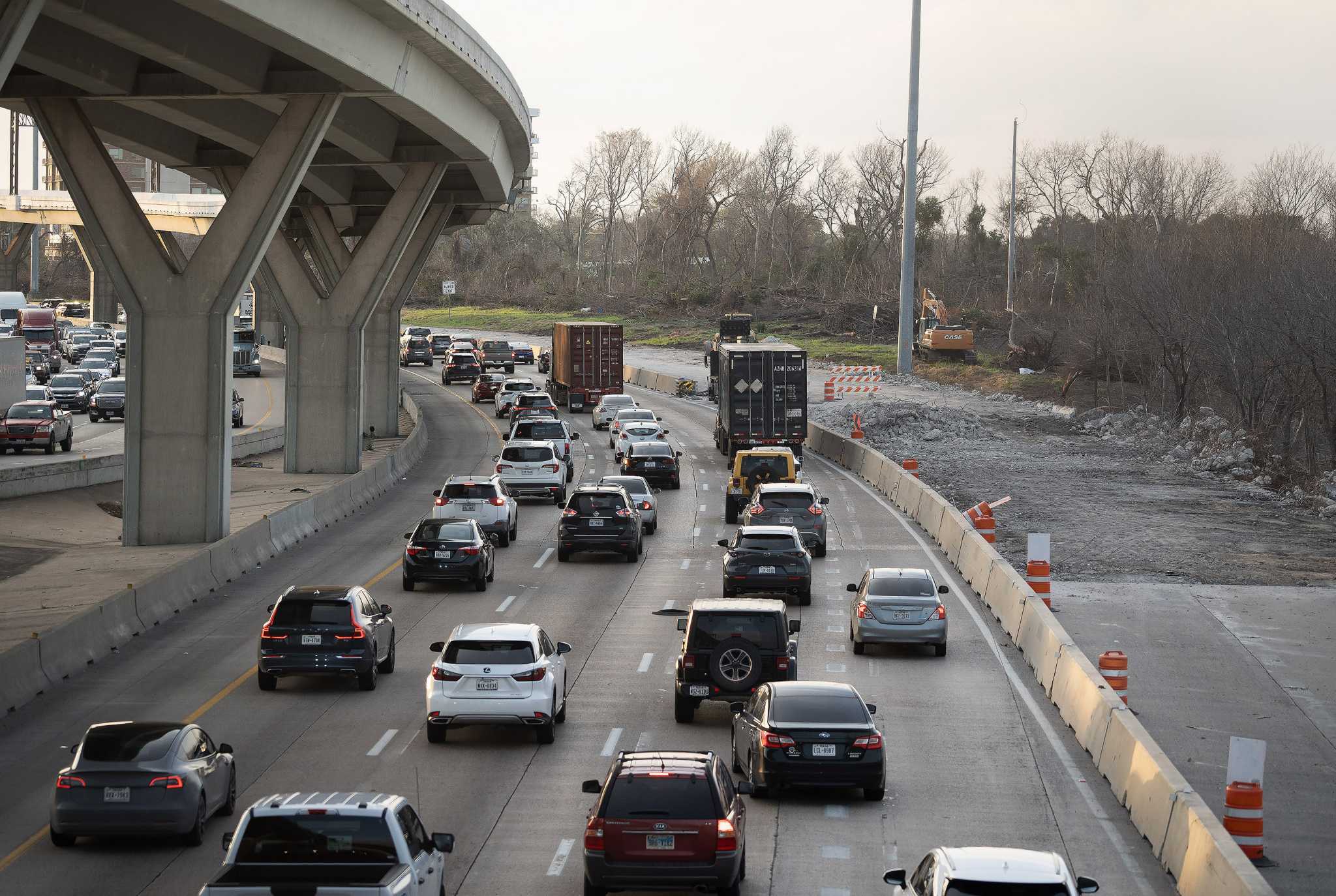 I-10 Katy Freeway lanes reduced to three for White Oak Bayou project