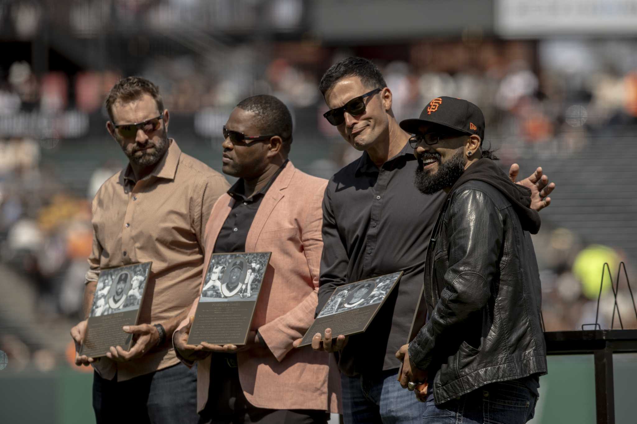 Posey getting some of the Giants’ championship band back together