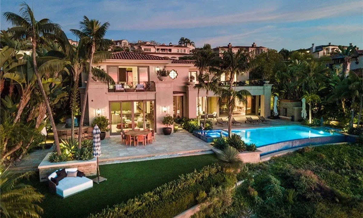 Billionaire Hot Pockets Founder Paul Merage Puts His 'Breathtaking ...