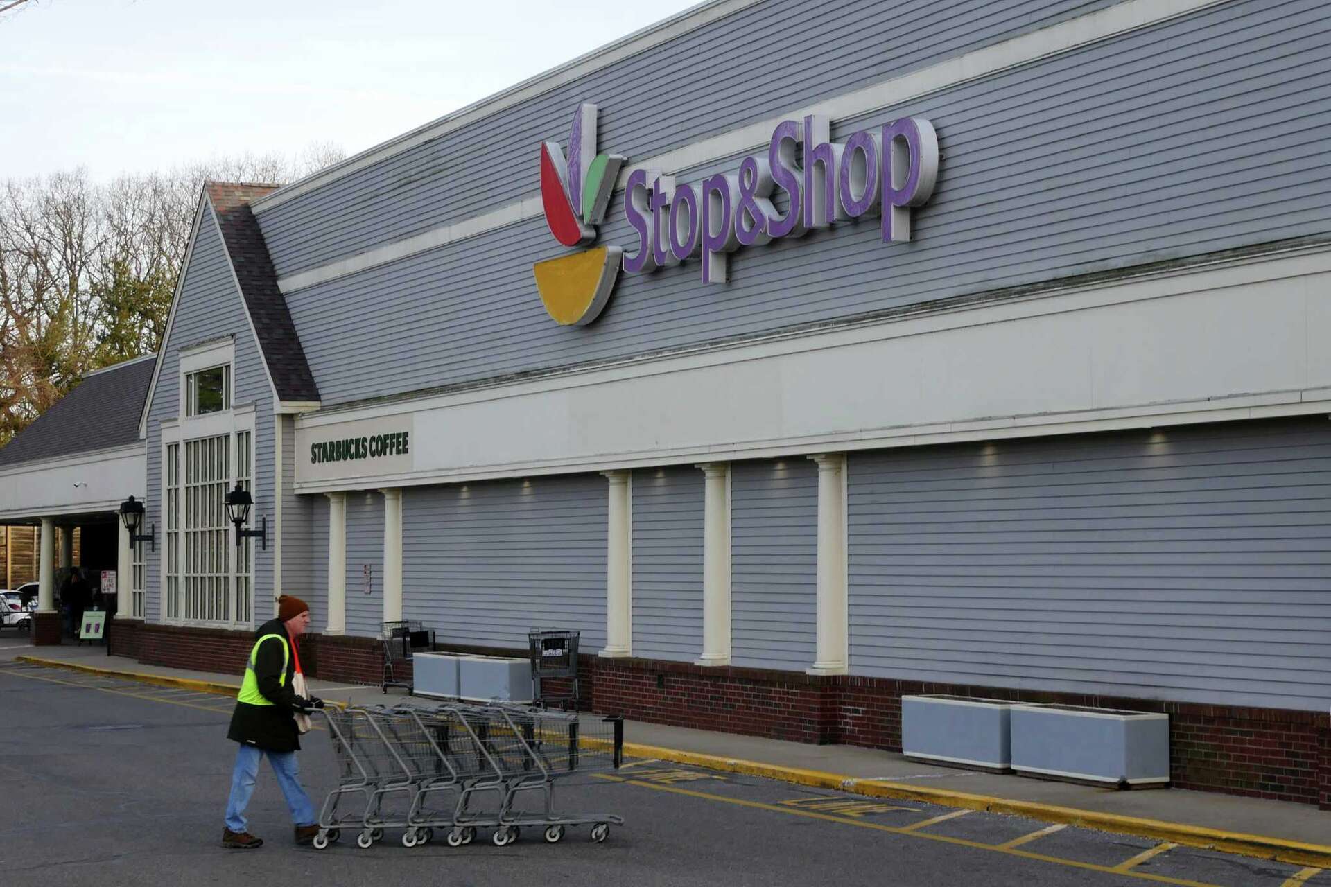 Stop & Shop offering free bagels across CT for National Bagel Day