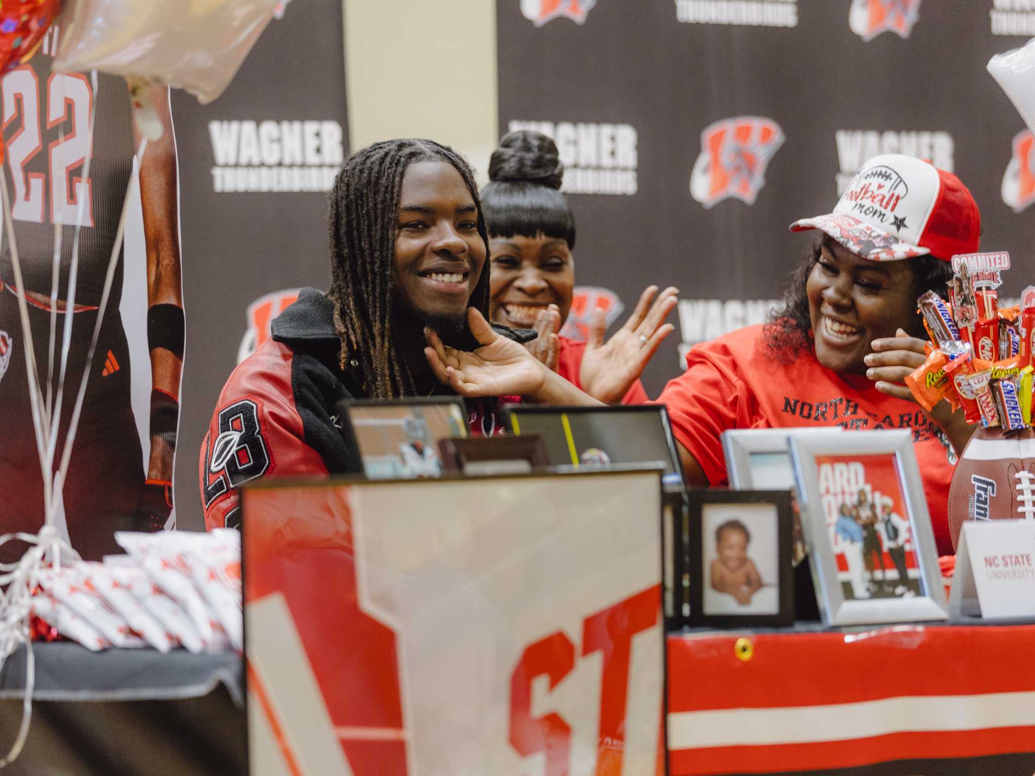 Wagner linebacker Ke'Von Carter signs with N.C. State football