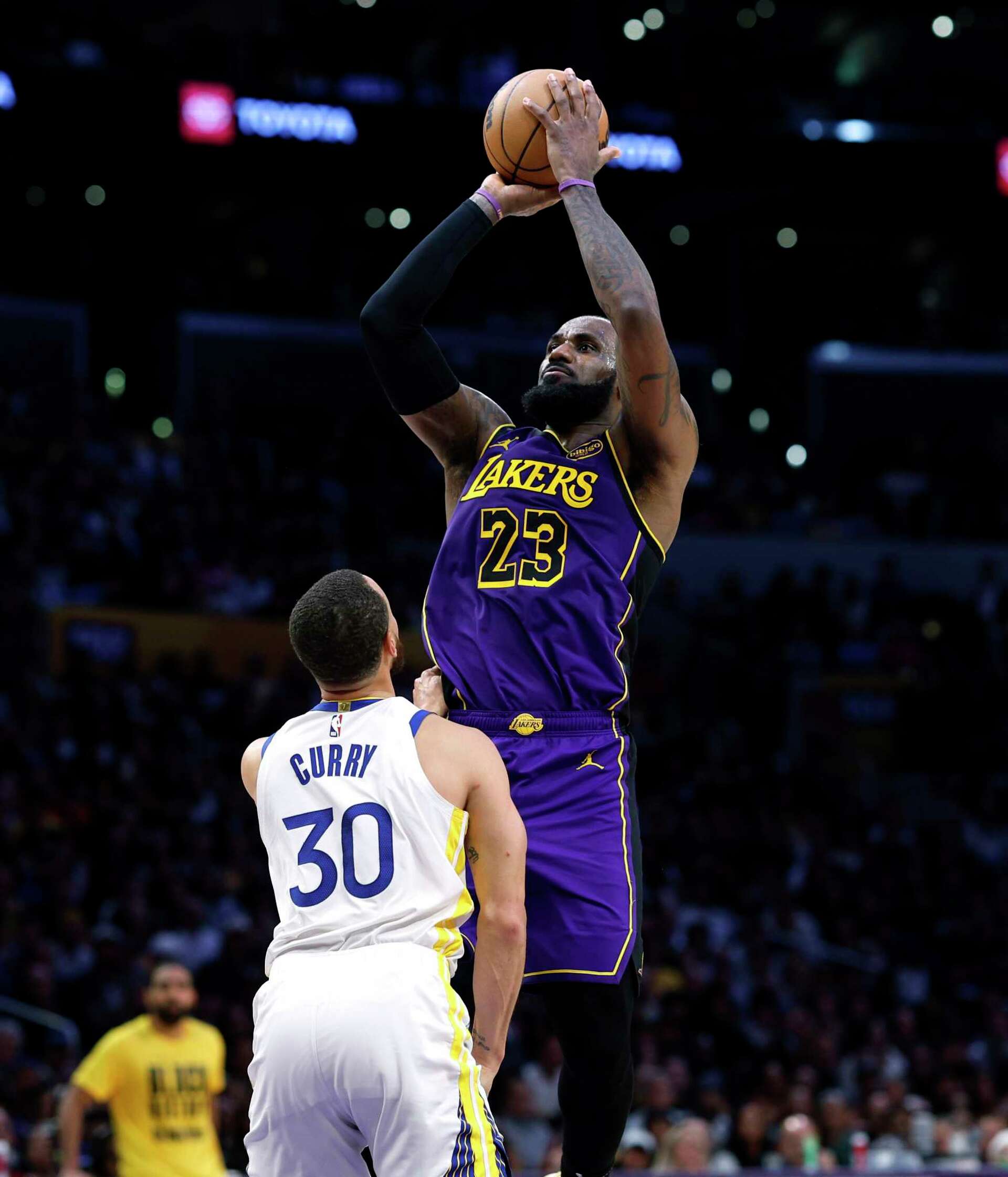 Warriors and Steph Curry outdueled by LeBron James and the Lakers