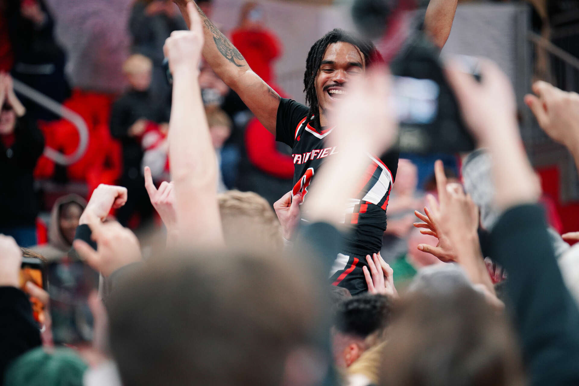 Fairfield's Deon Perry has iconic moment with buzzer beater on ESPNU