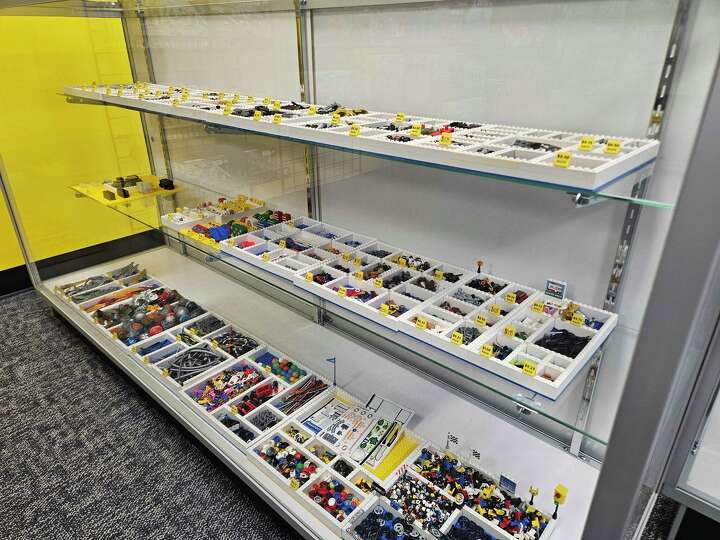 Get your Brick on: Bricks and Minifigs grand opening set for March 1
