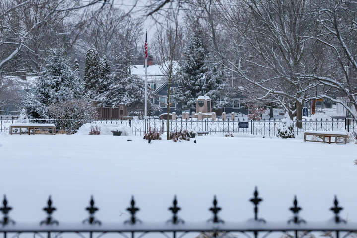 CT winter storm live updates: Snow is done falling, roads remain icy
