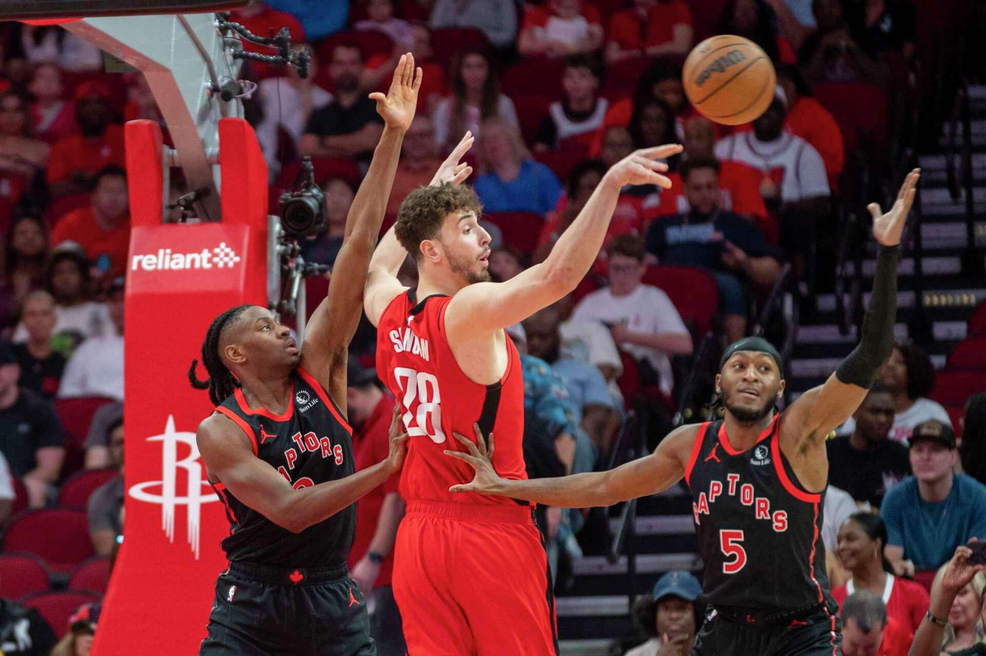 Houston Rockets: Losing streak ends with late comeback vs. Raptors