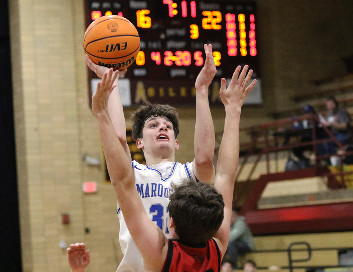 With 'huge plays' from Ethan Sharp, Staunton fights off Marquette