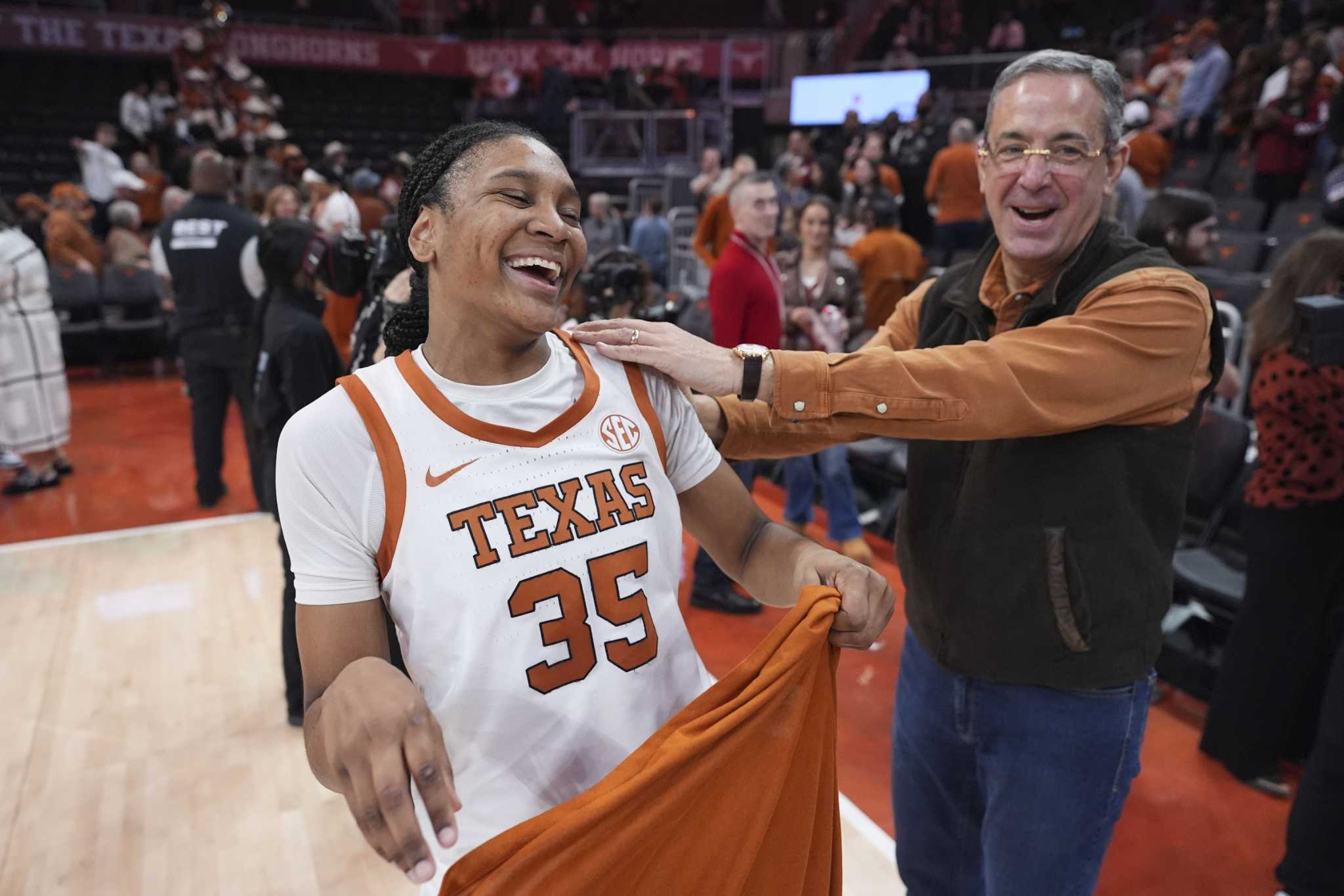 UT basketball: Longhorn women get big win over No. 2 South Carolina