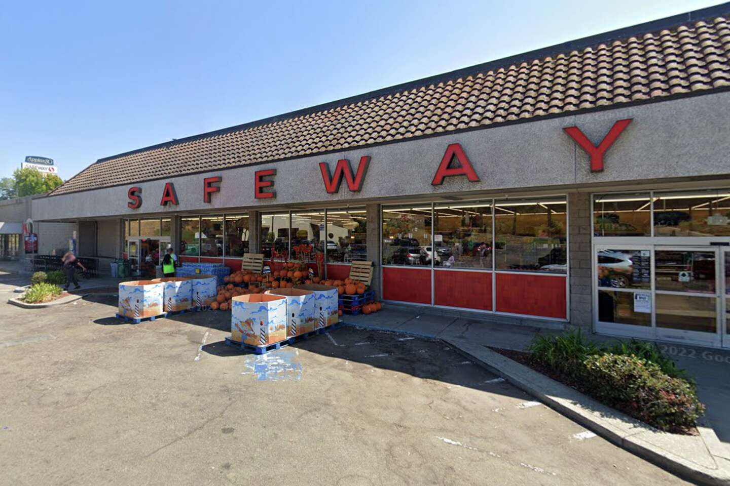 Bay Area grocery shoppers lose another Safeway location this spring