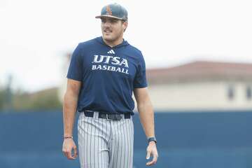 UTSA tops No. 14 Texas A&M to stretch win streak to 11 games