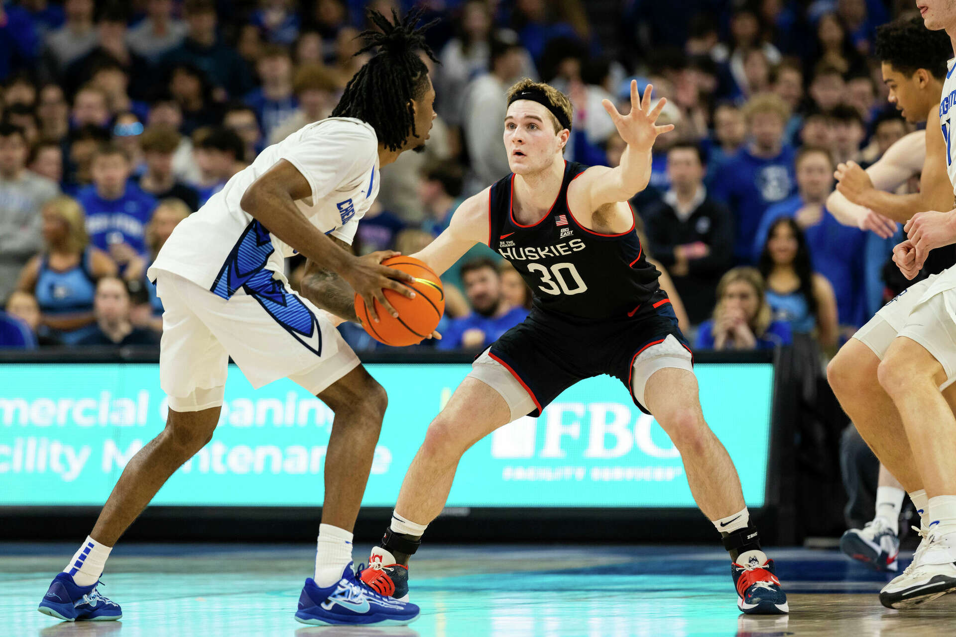 Liam McNeeley with 38 points in UConn win at Creighton