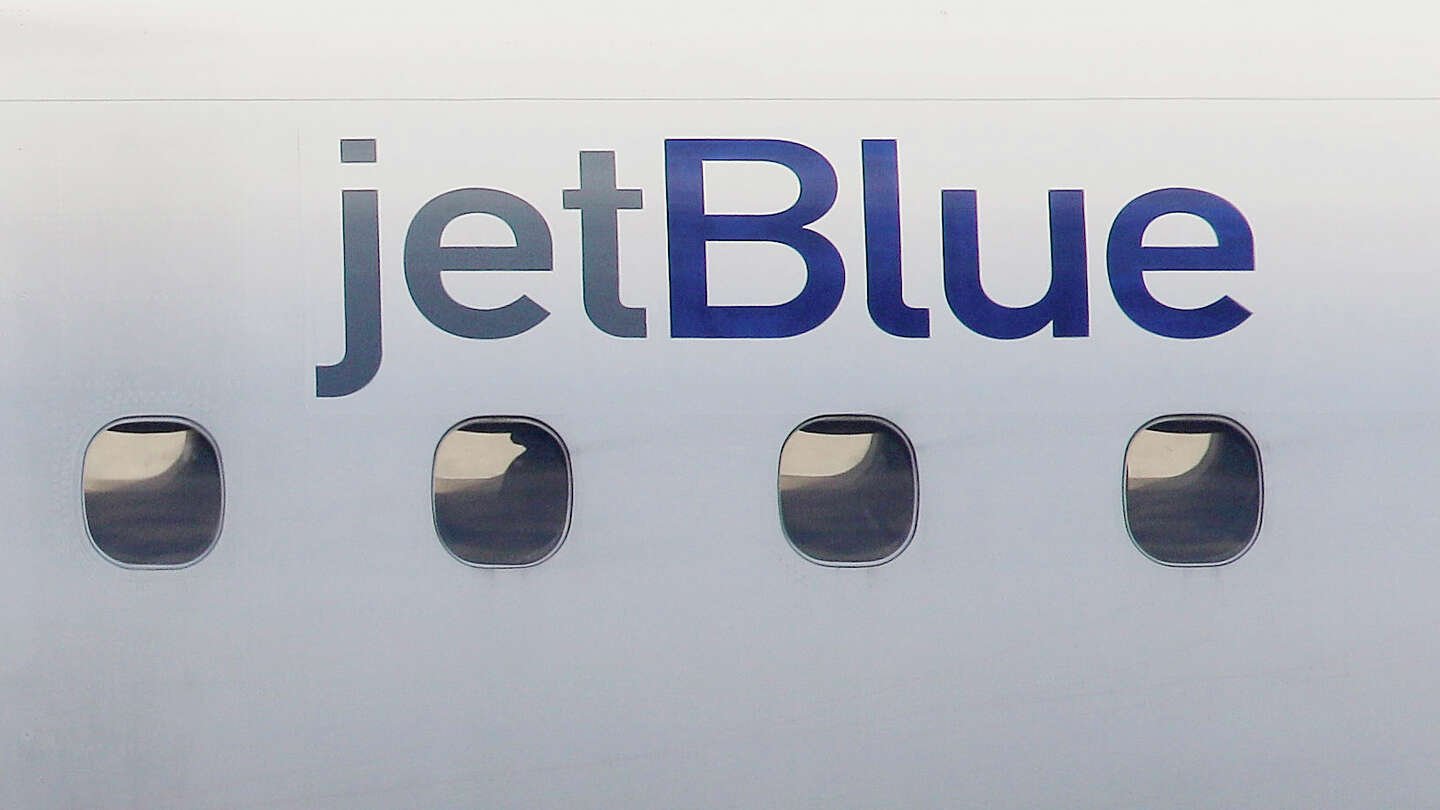JetBlue celebrates birthday with $25 flight deals at JFK, sales at BDL