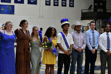 PHOTO GALLERY: Wayland crowns Homecoming royalty