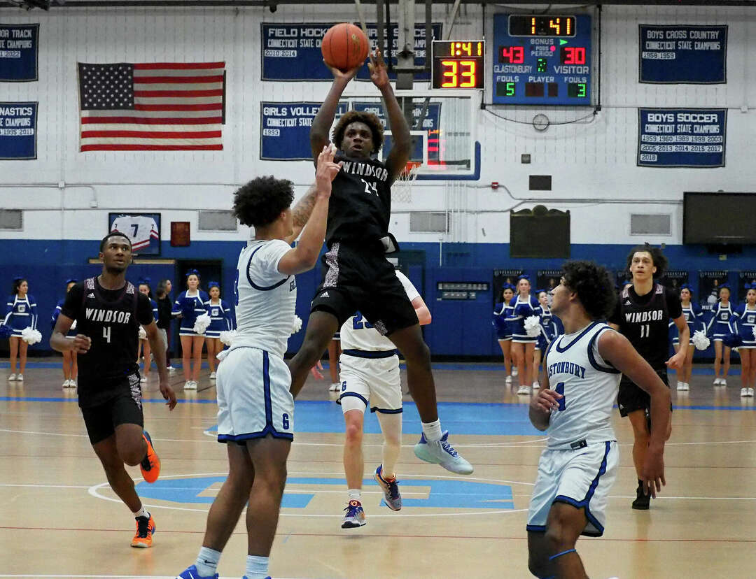 Glastonbury basketball tops No. 8 Windsor behind Smith's 51 points