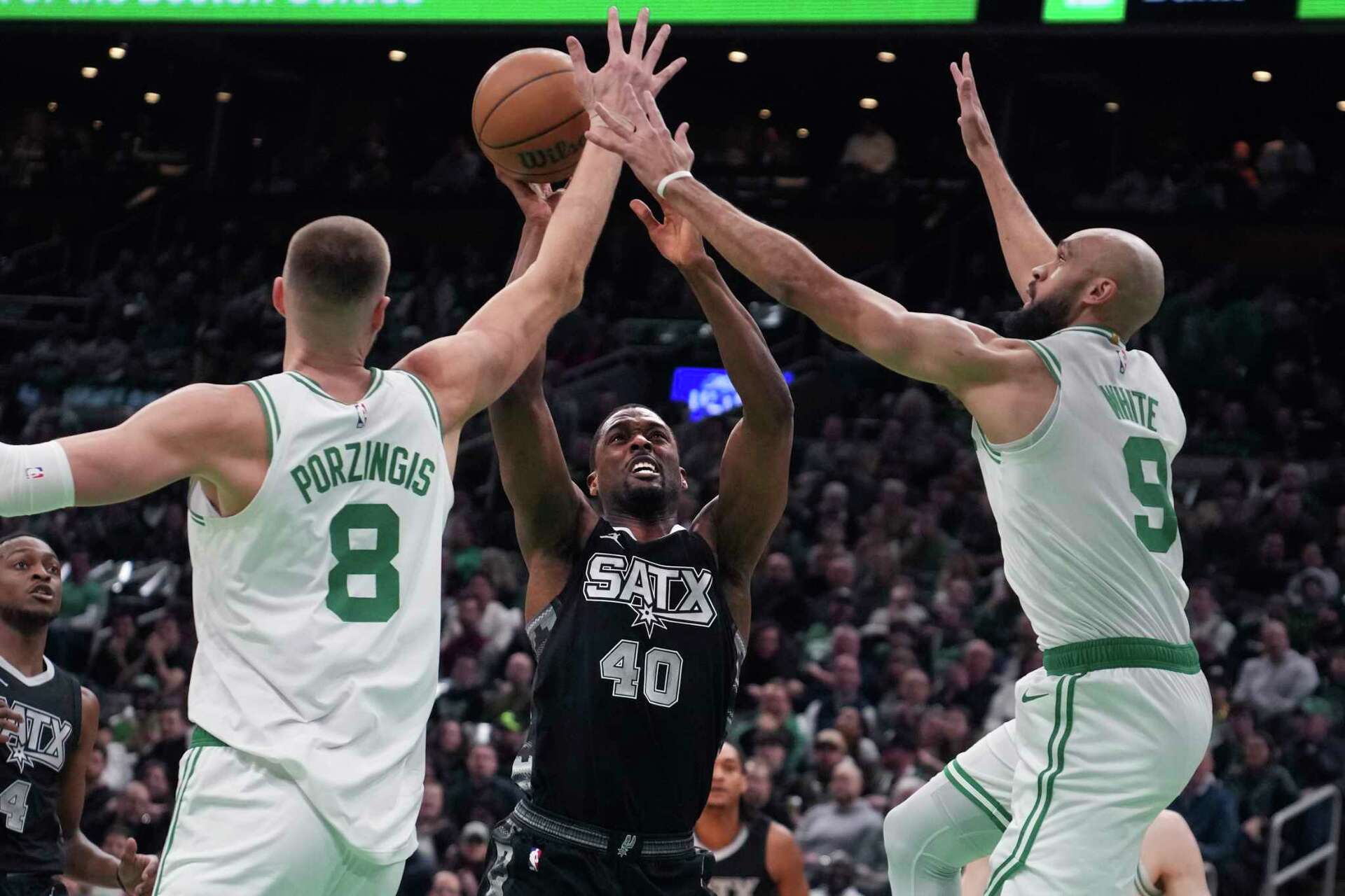 Spurs vs. Celtics: How to watch the game, notable stats, player news