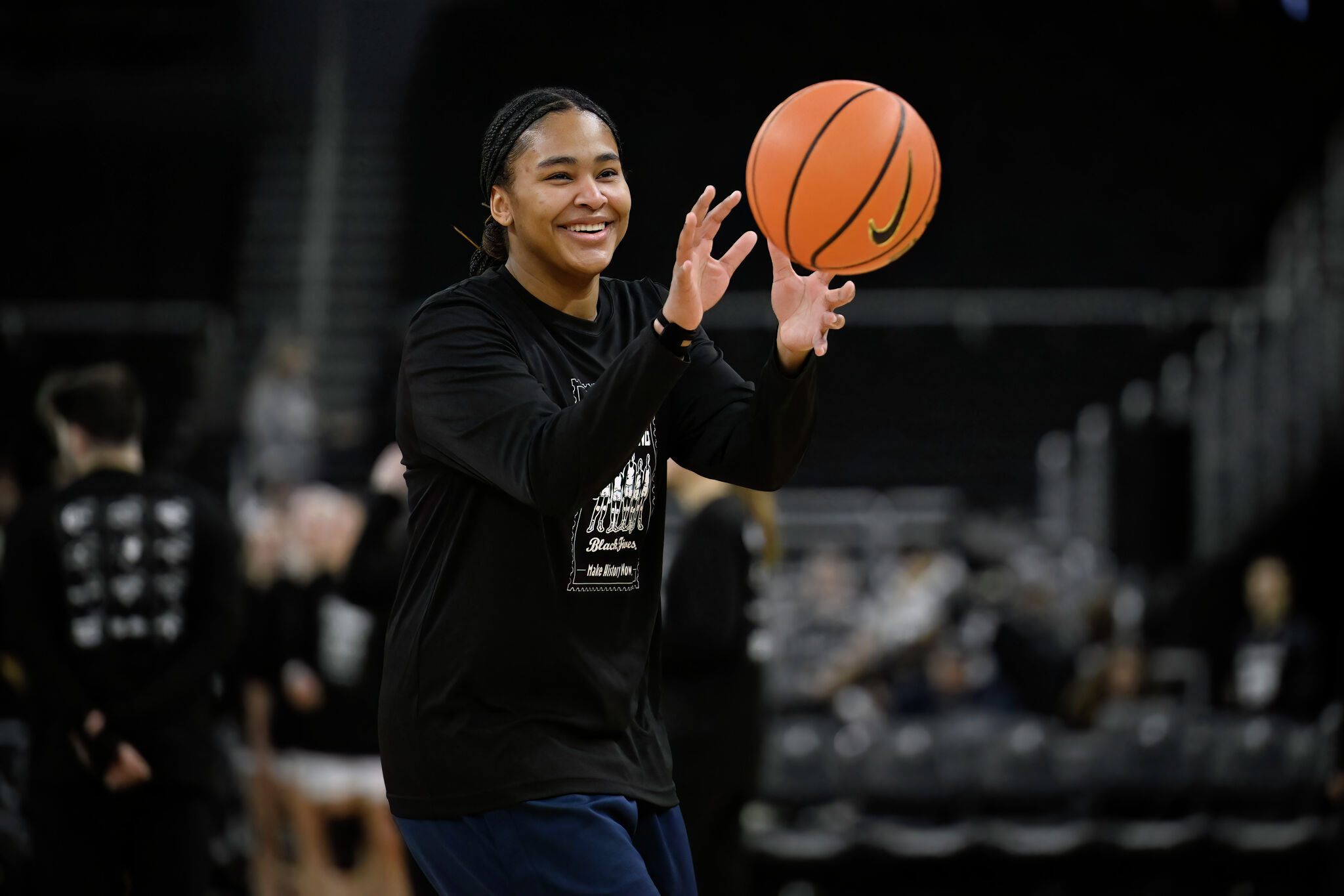 UConn freshman Sarah Strong has 'goofy' persona with teammates