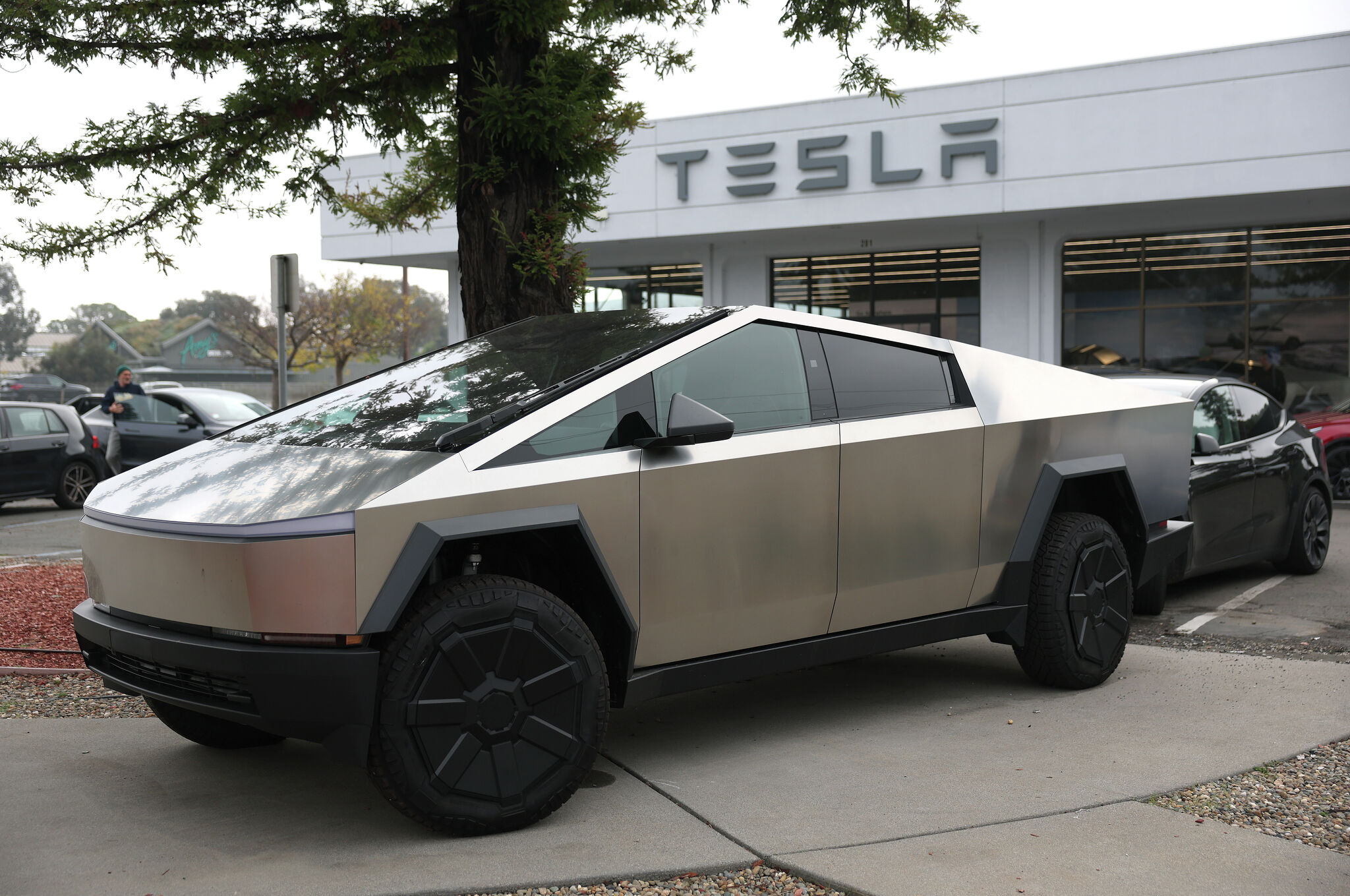 Elon Musk denies selling of $400M 'armored' Teslas
