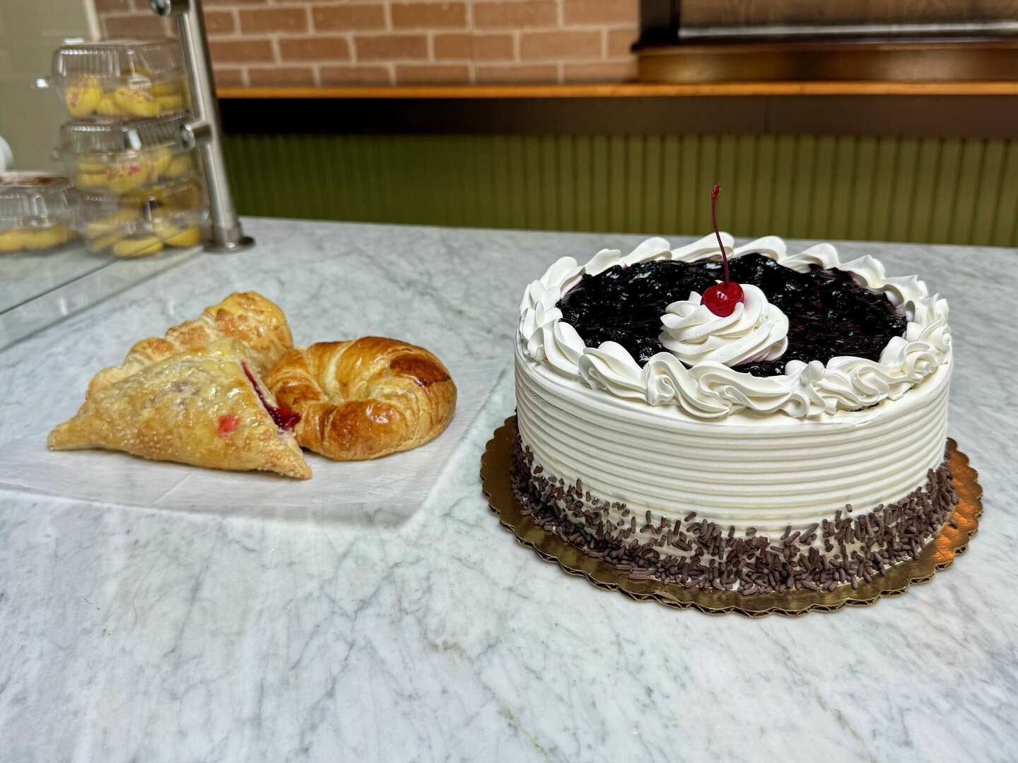 Two sisters open Cozy Cup Bakery & Café in Berlin