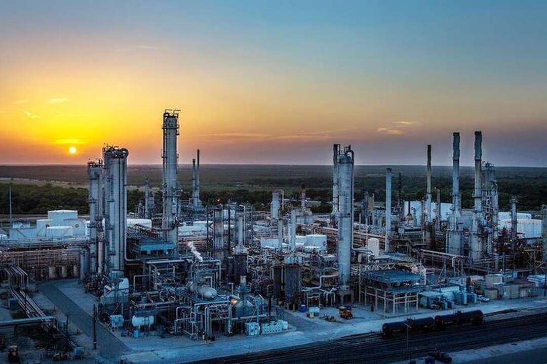 5 men injured by Valero refinery explosion sue for negligence
