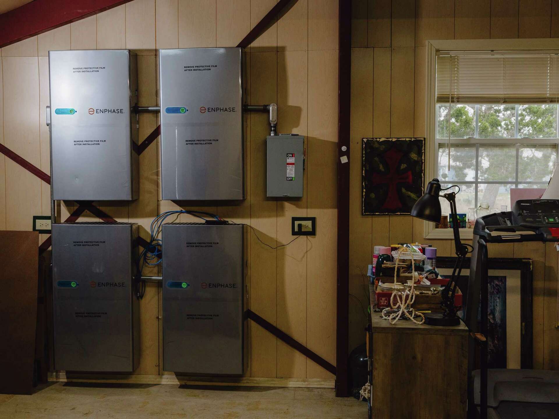 In Texas, virtual power plants give homeowners, grid, security