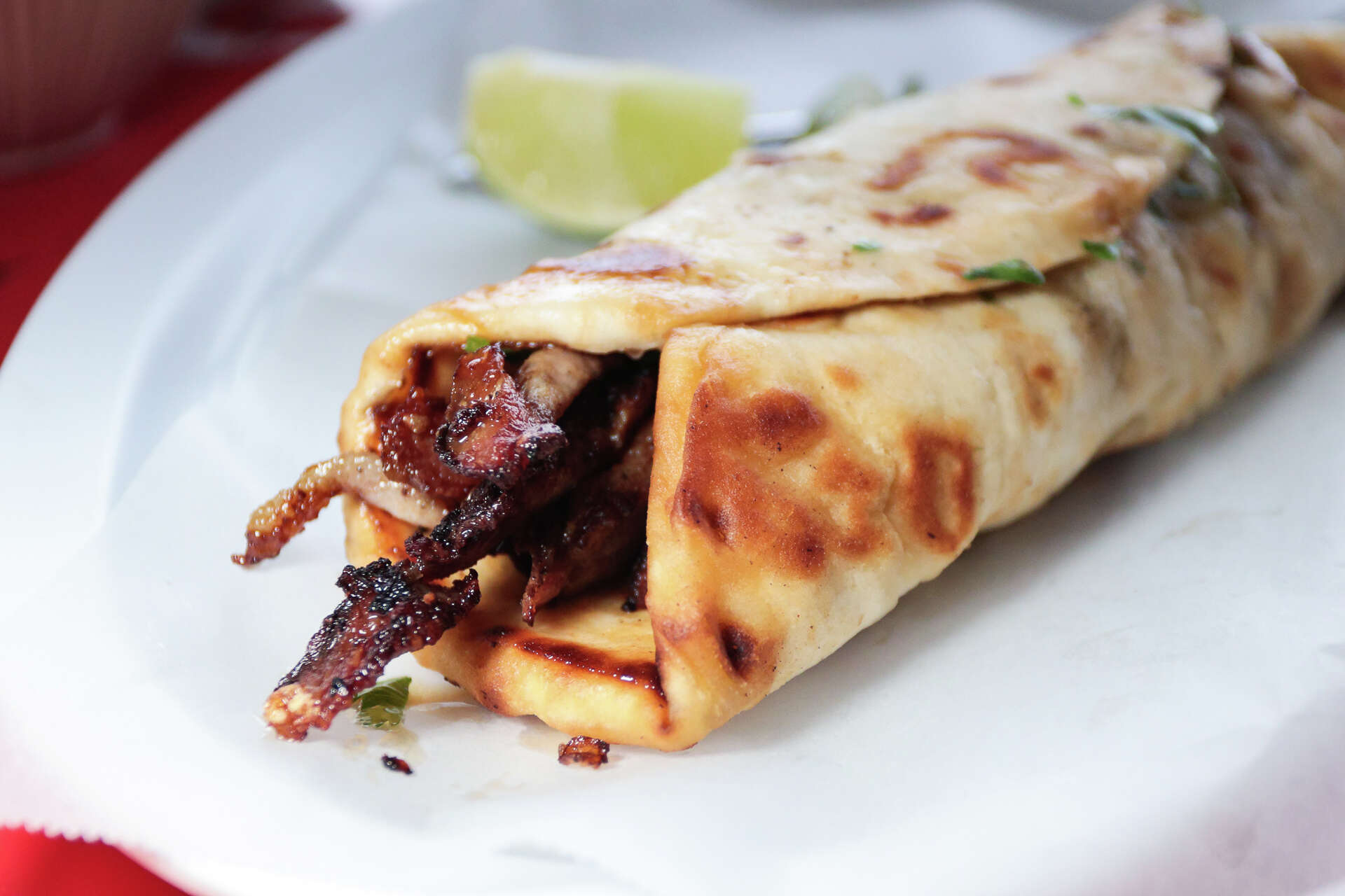 History of Mexican-Arab-style tacos shines at Houston taqueria