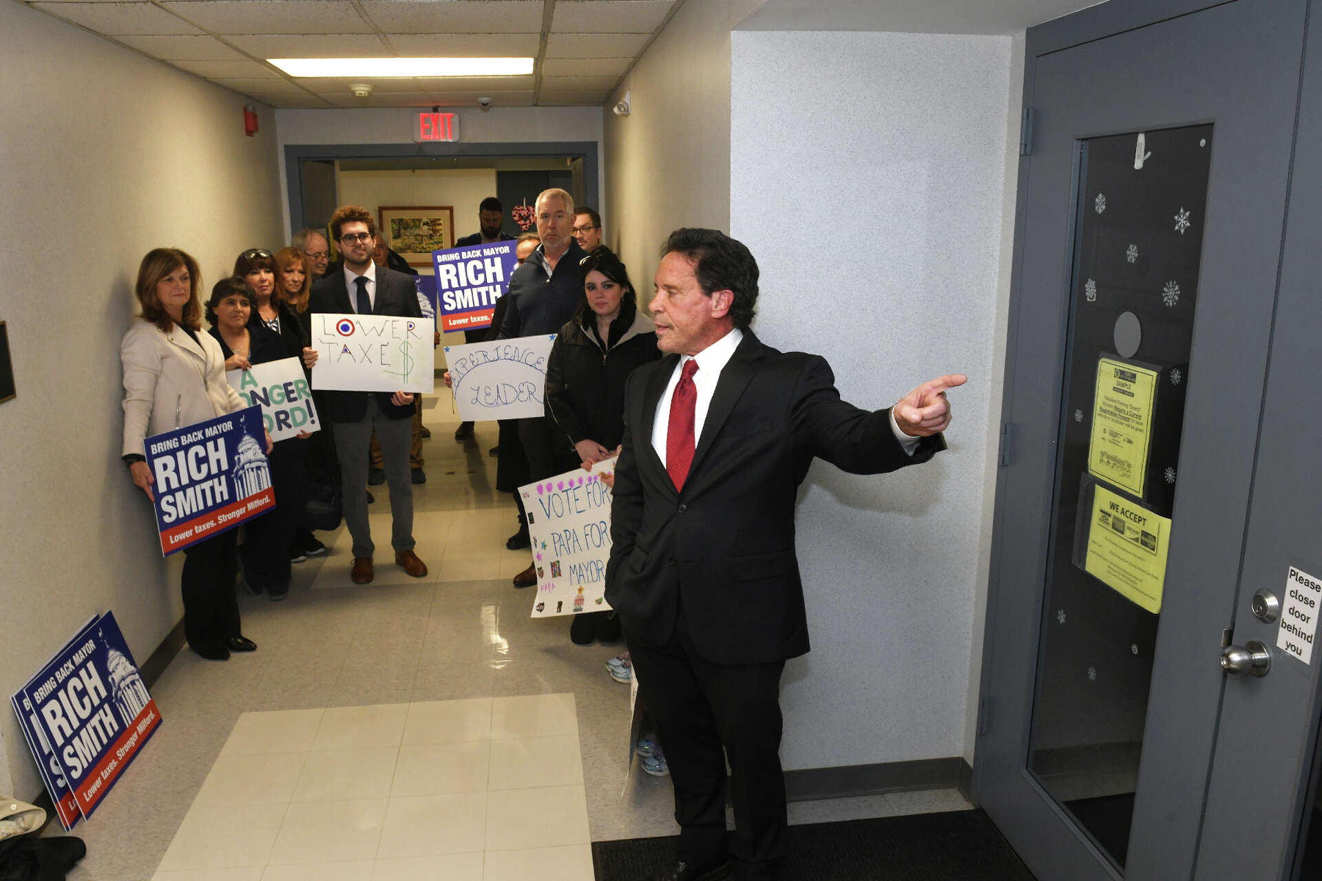 Democrat Smith to challenge incumbent Giannattasio for Milford mayor