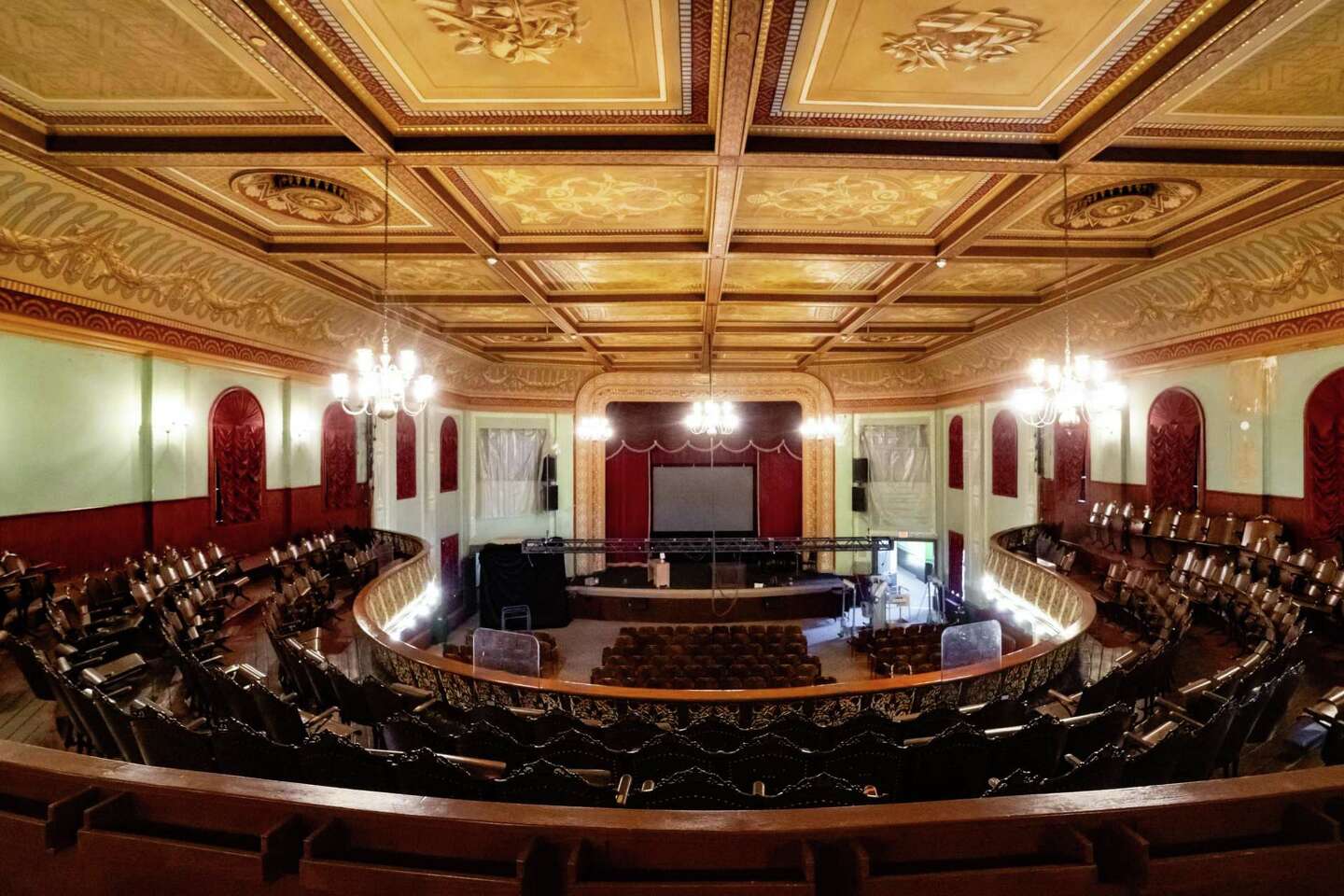 CT opera house in Thomaston kicks off season with 'Rent'