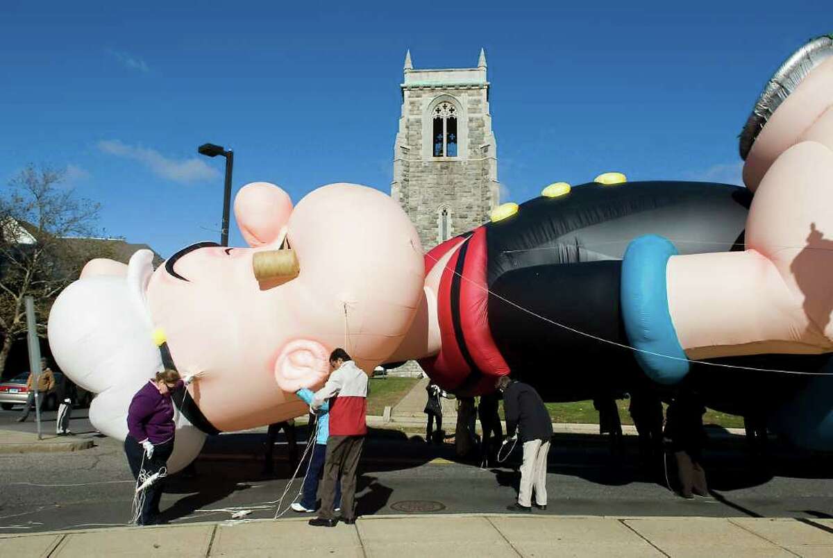 Volunteers learn the ropes from Popeye