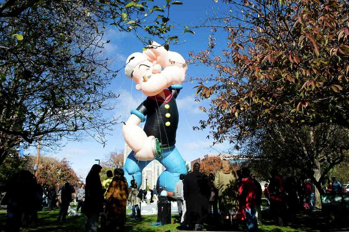 Volunteers learn the ropes from Popeye