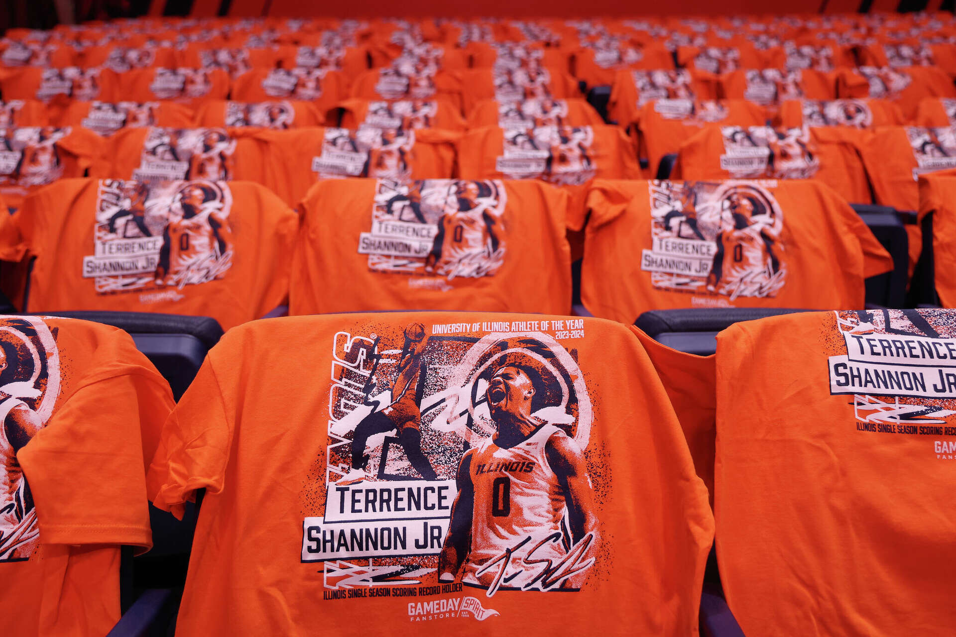 Terrence Shannon Jr.'s jersey unveiled upside down at Illinois