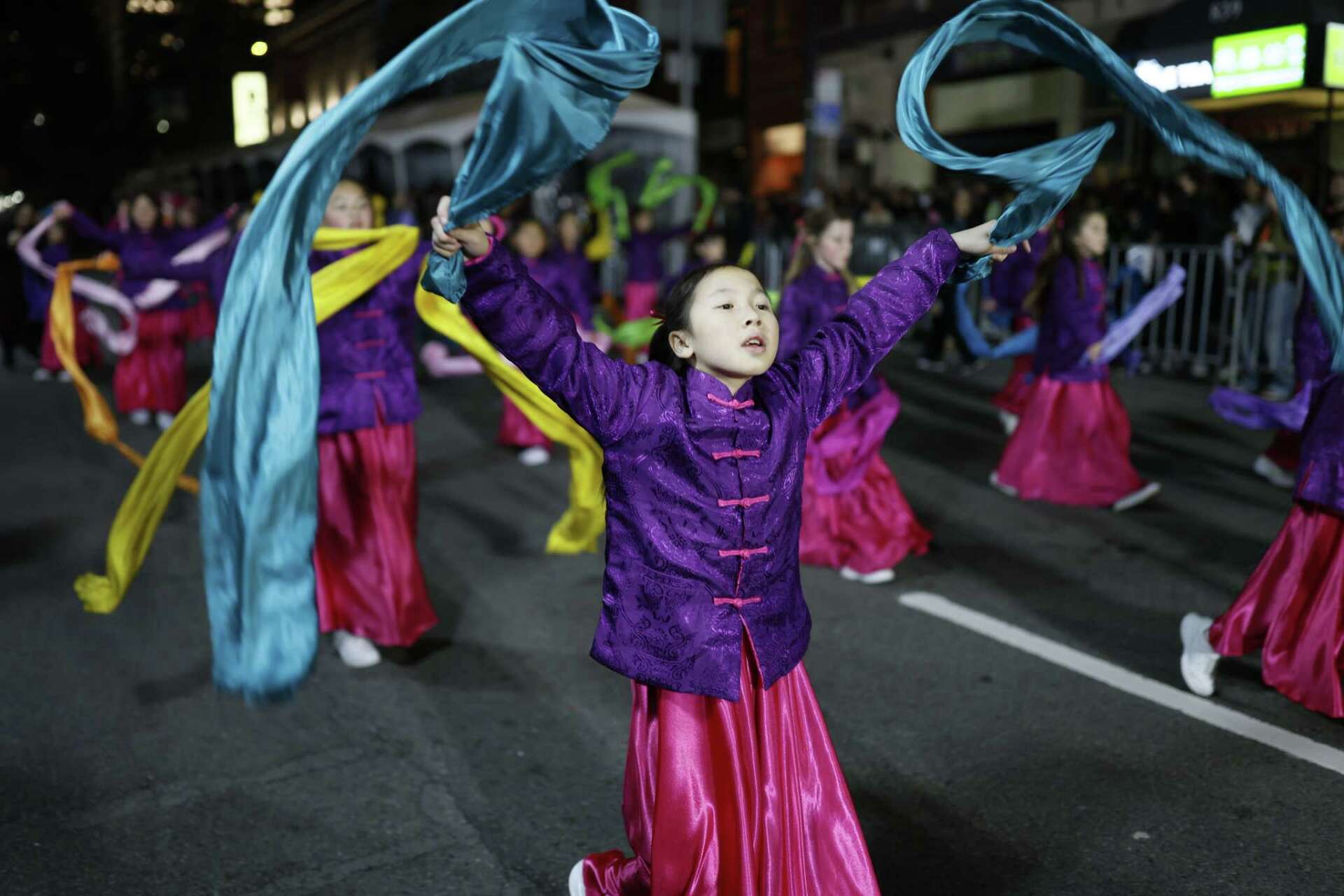 Huge crowds for SF Chinese New Year Parade, colorful and choreographed