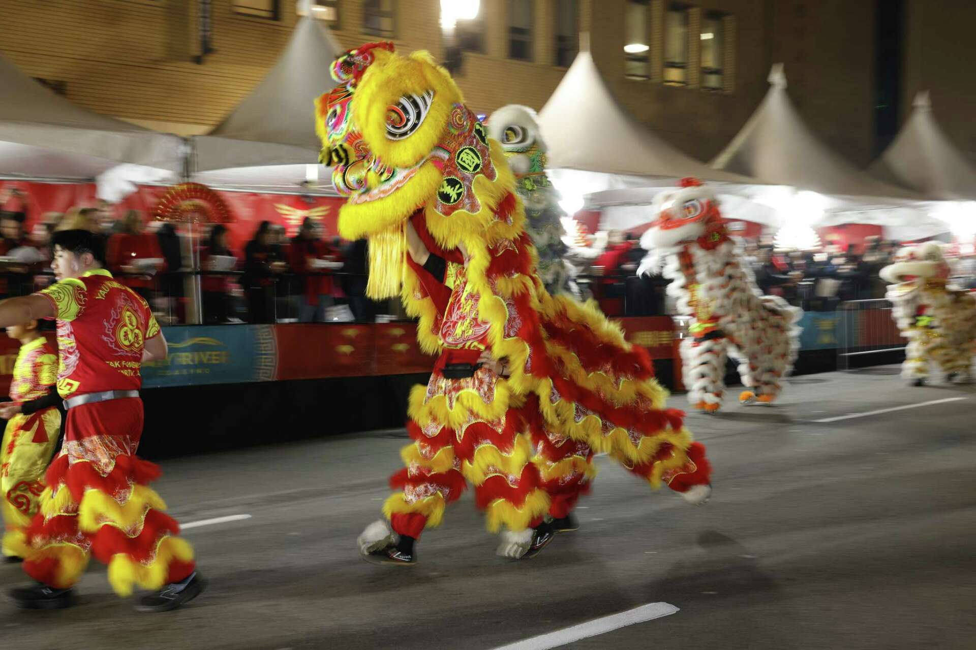 Huge crowds for SF Chinese New Year Parade, colorful and choreographed
