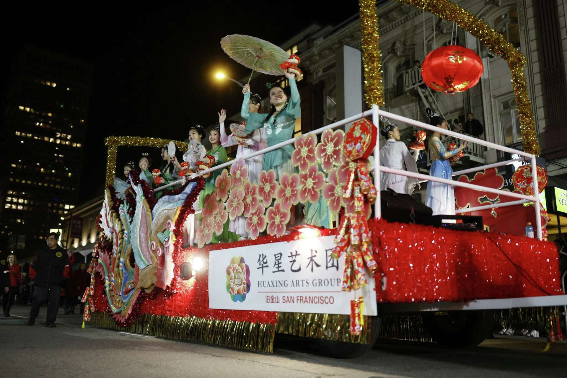 Huge crowds for SF Chinese New Year Parade, colorful and choreographed