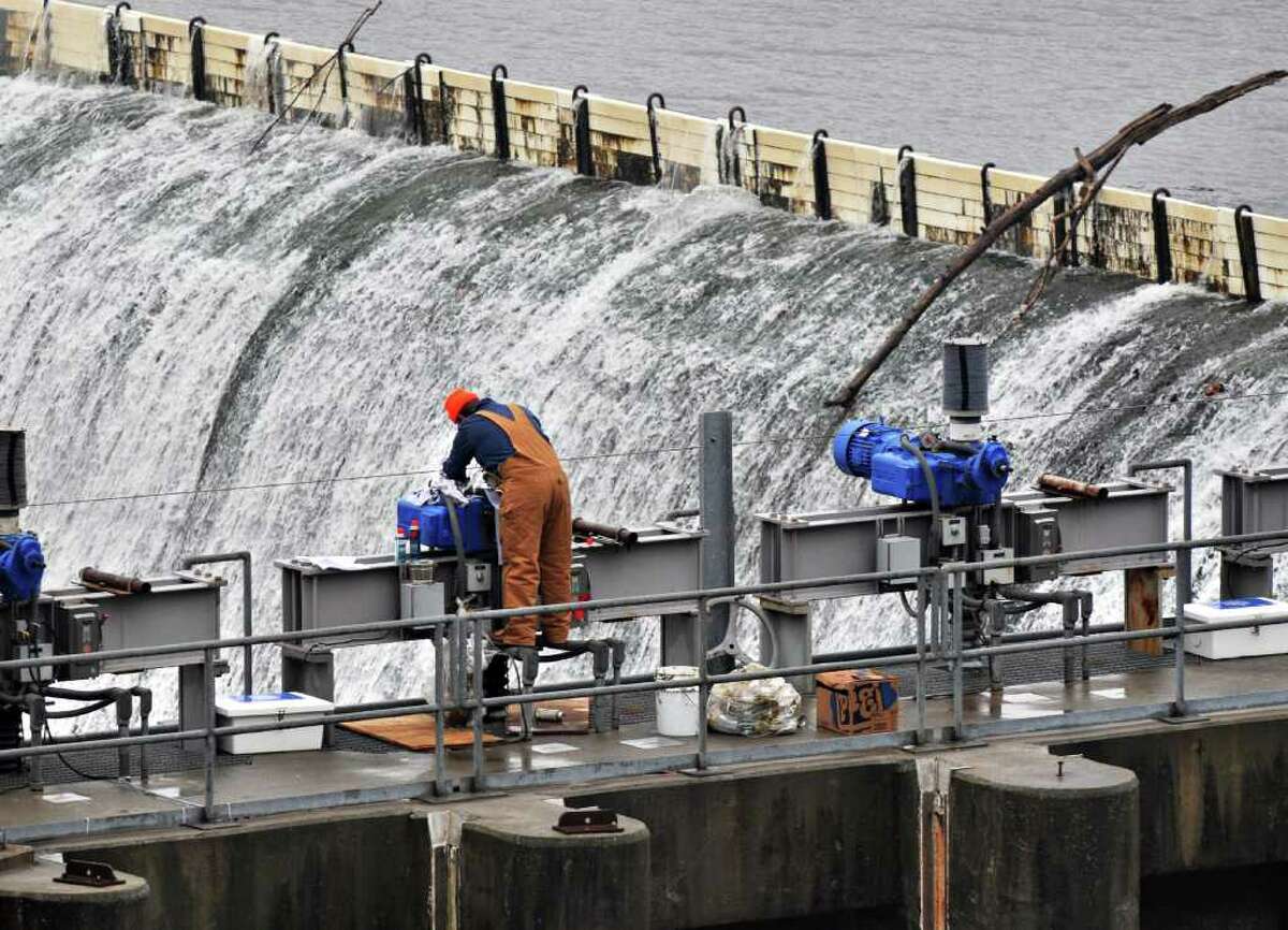 Photos: Closing up the canal
