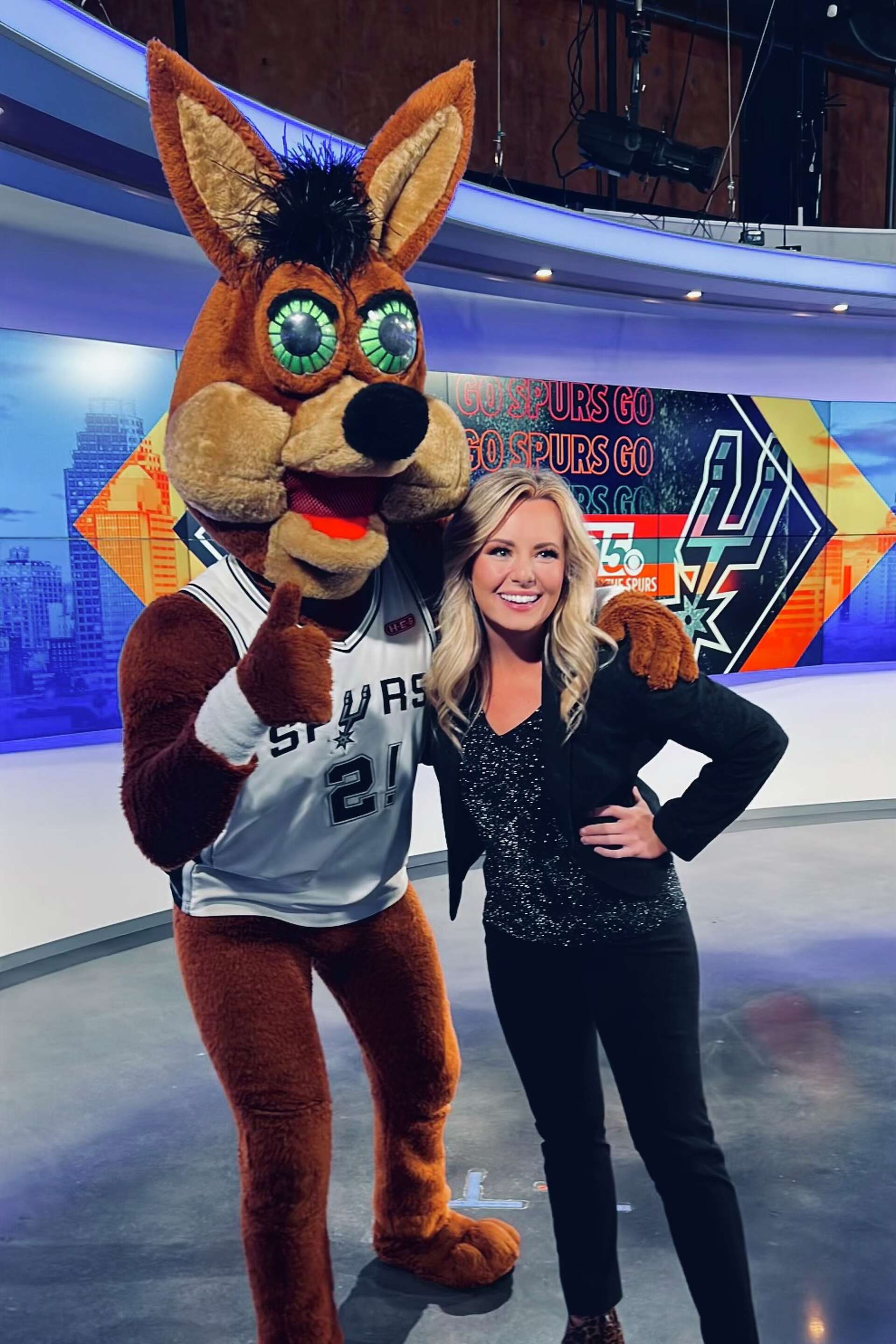 Award-winning KENS 5 anchor Jessica Coombs to exit station